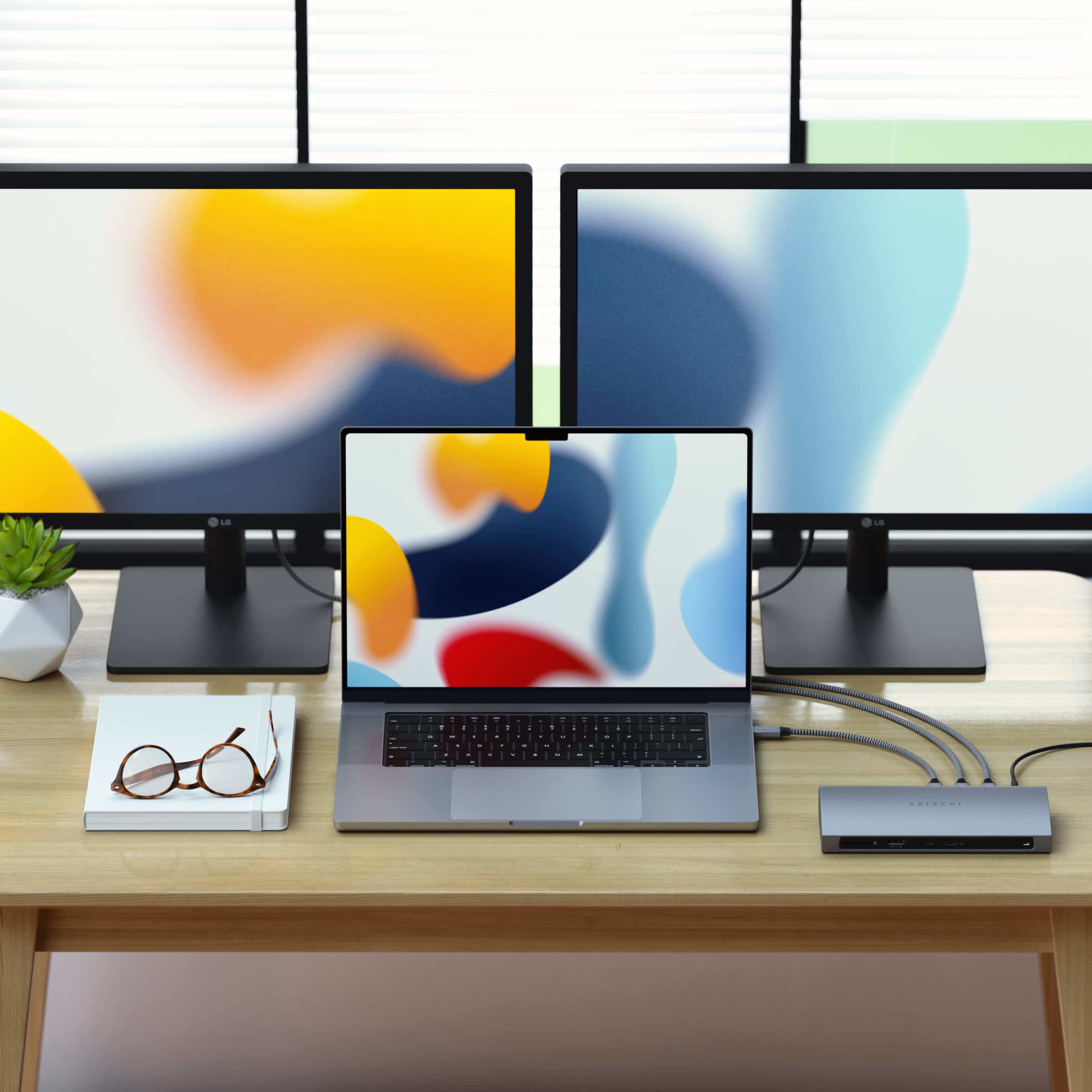 Satechi USB C to USB C 4.0 Pro Cable, 140W Power Delivery, 8K Resolution @ 60Hz, 4K @ 120Hz Single or 4K @ 60Hz Dual Display, 40Gbps Data Transfer, Downward Compatible to 2.0 USB C Devices (10in/25cm)