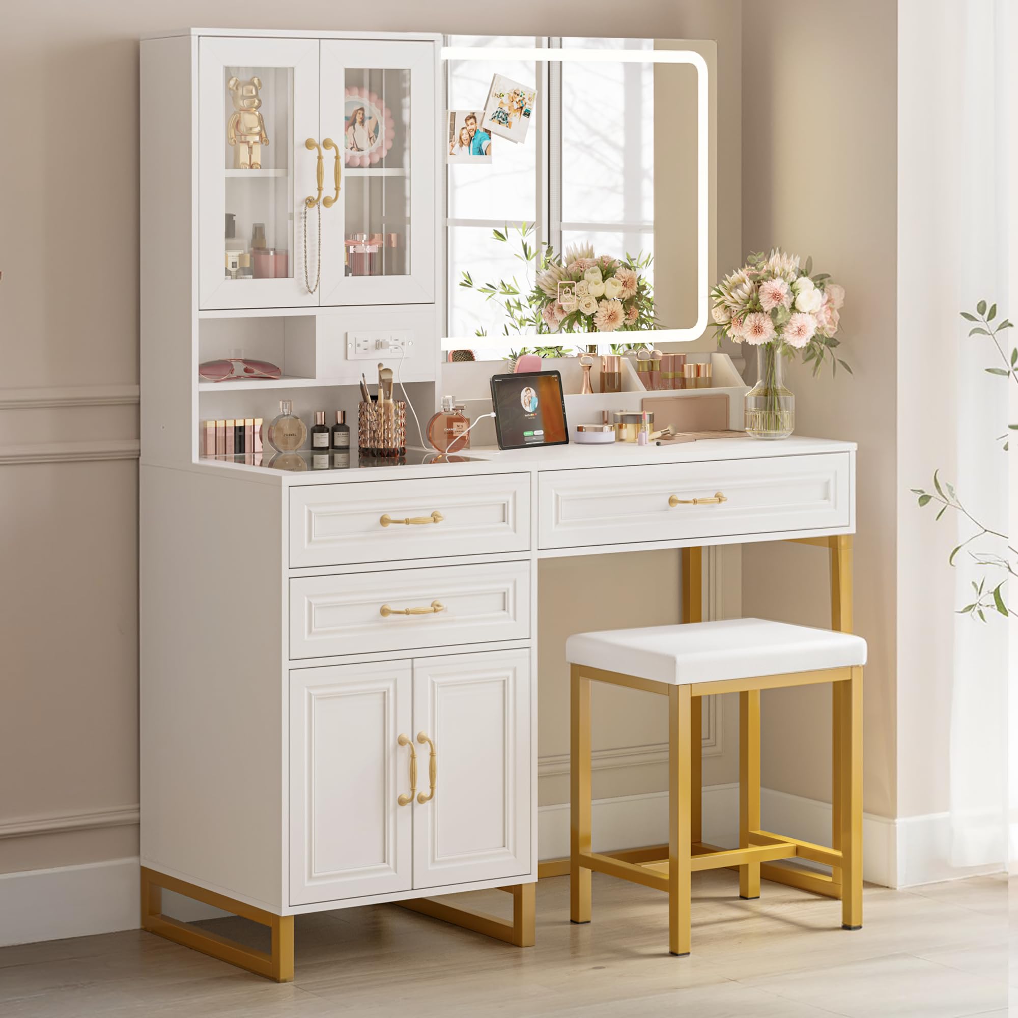 Furnaza Makeup Vanity with Mirror and Lights