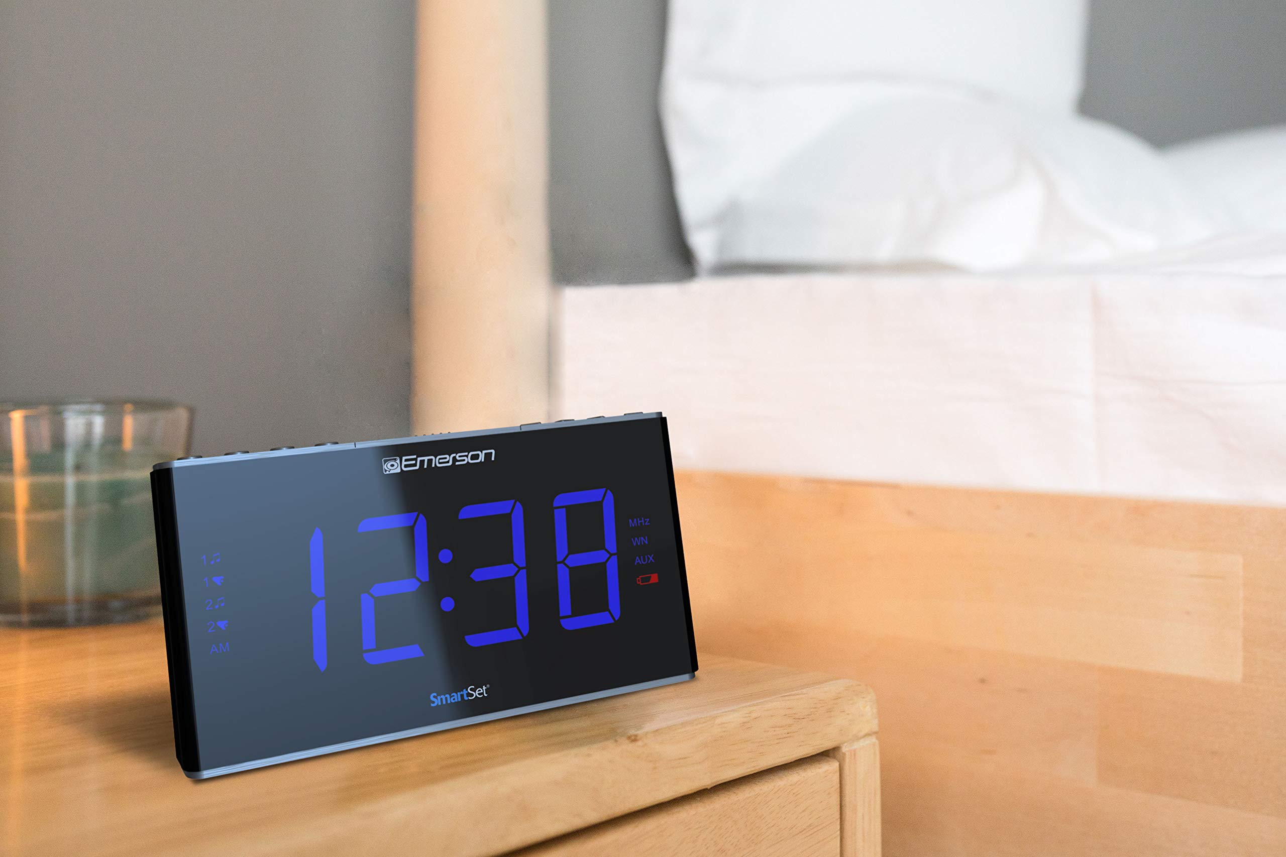 Emerson Smartset Sound Therapy Alarm Clock Radio with White Noise/Nature Sounds 1.8" LED Display Black/Blue, ER100105WB