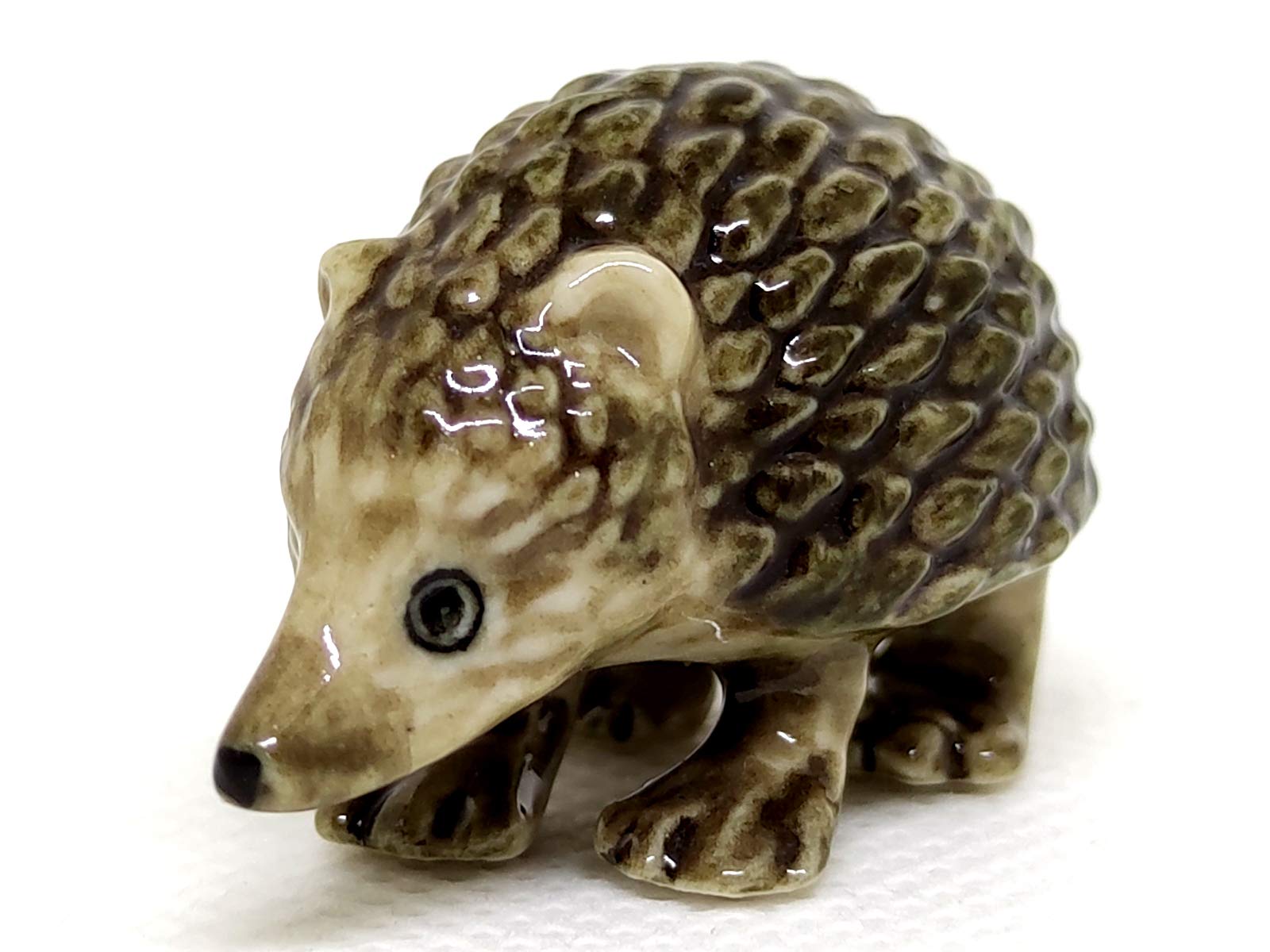 SSJSHOP Hedgehog Dollhouse Miniature Figurines Hand Painted Ceramic Animals Collectible Gift Home Garden Decor,