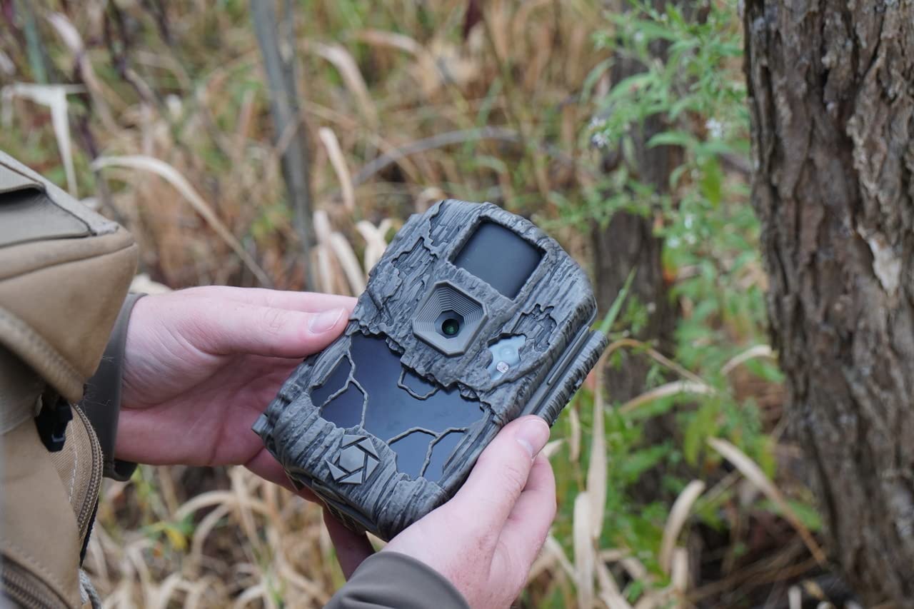 Stealth Cam DS4K Transmit Cellular AT&T OR VERIZON 32MP Photo & 4K at 30 FPS Day & Night Video 0.2 Sec Trigger Speed Hunting Game Camera - Supports SD Cards Up to 128GB