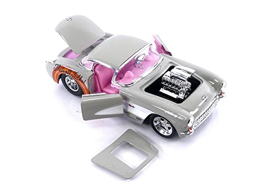 Looney Tunes 1:24 1957 Chevrolet Corvette Die-cast Car & 2.75" Bugs Bunny Figure, Toys for Kids and Adults
