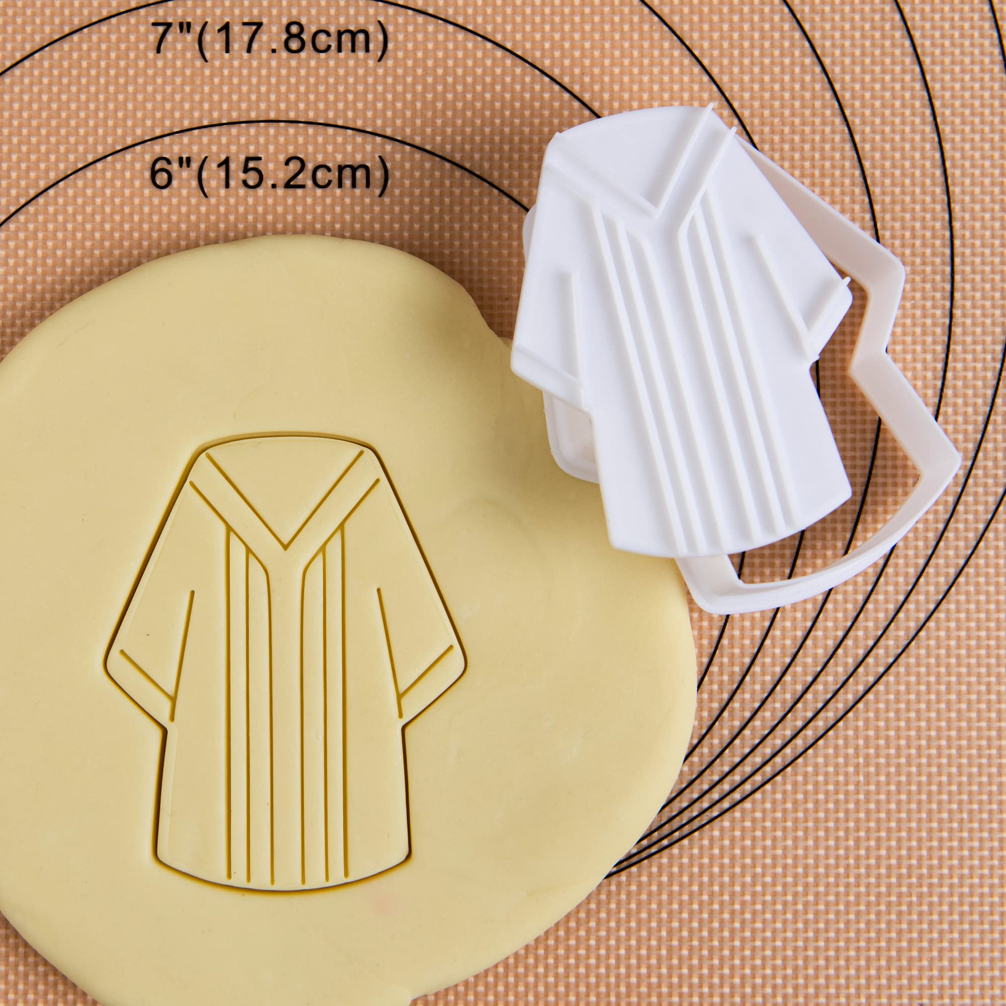 Flycalf 2023 Graduation Cookie Cutters with 3D Stamper Girls Biscuit Cutter Baking PLA School Kitchen Cake Decorating 3.5" Embossing Stamps Mold Supplies