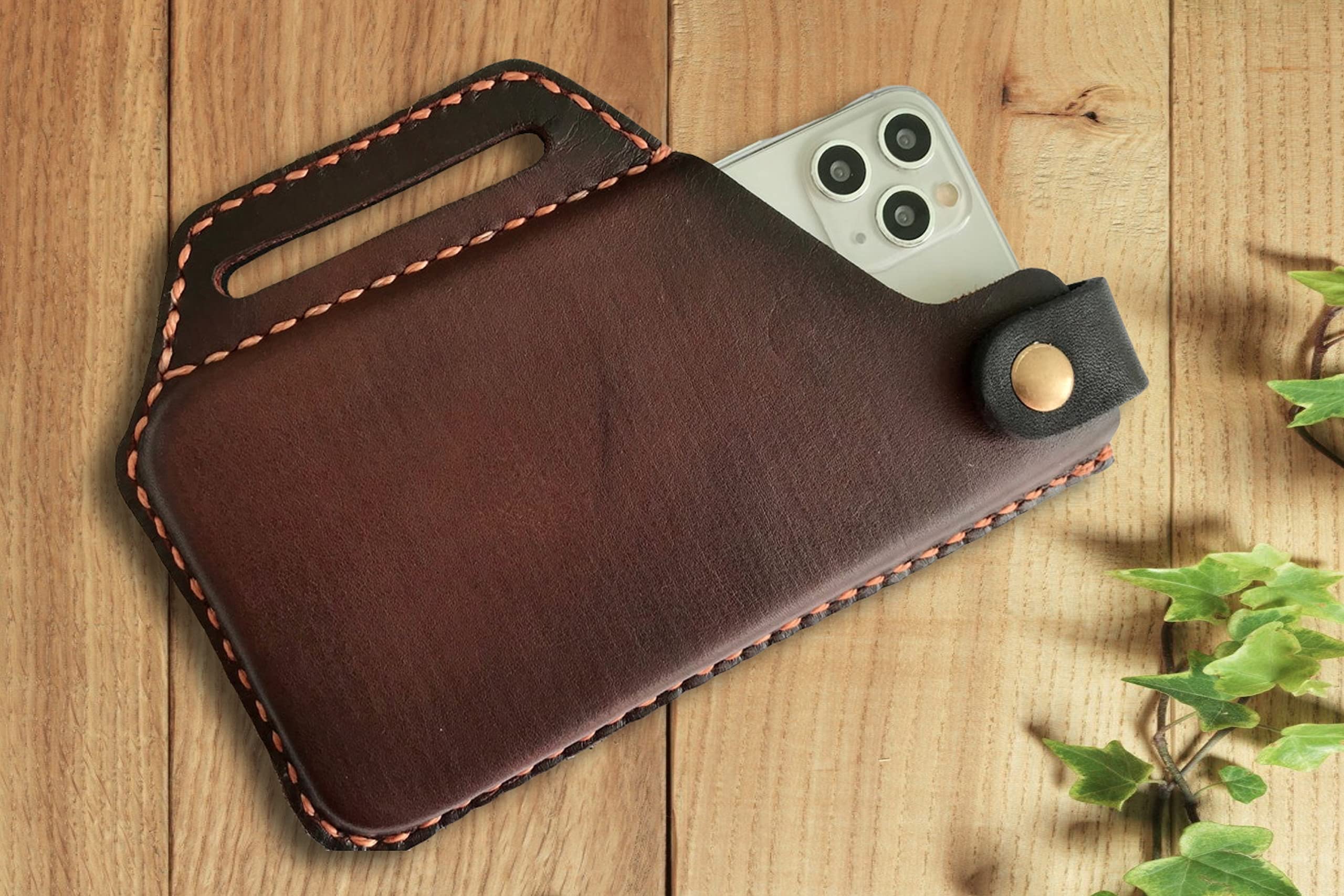 Case for iPhone 5 13 Pro Max, made of genuine leather with a belt clip (iPhone XR)