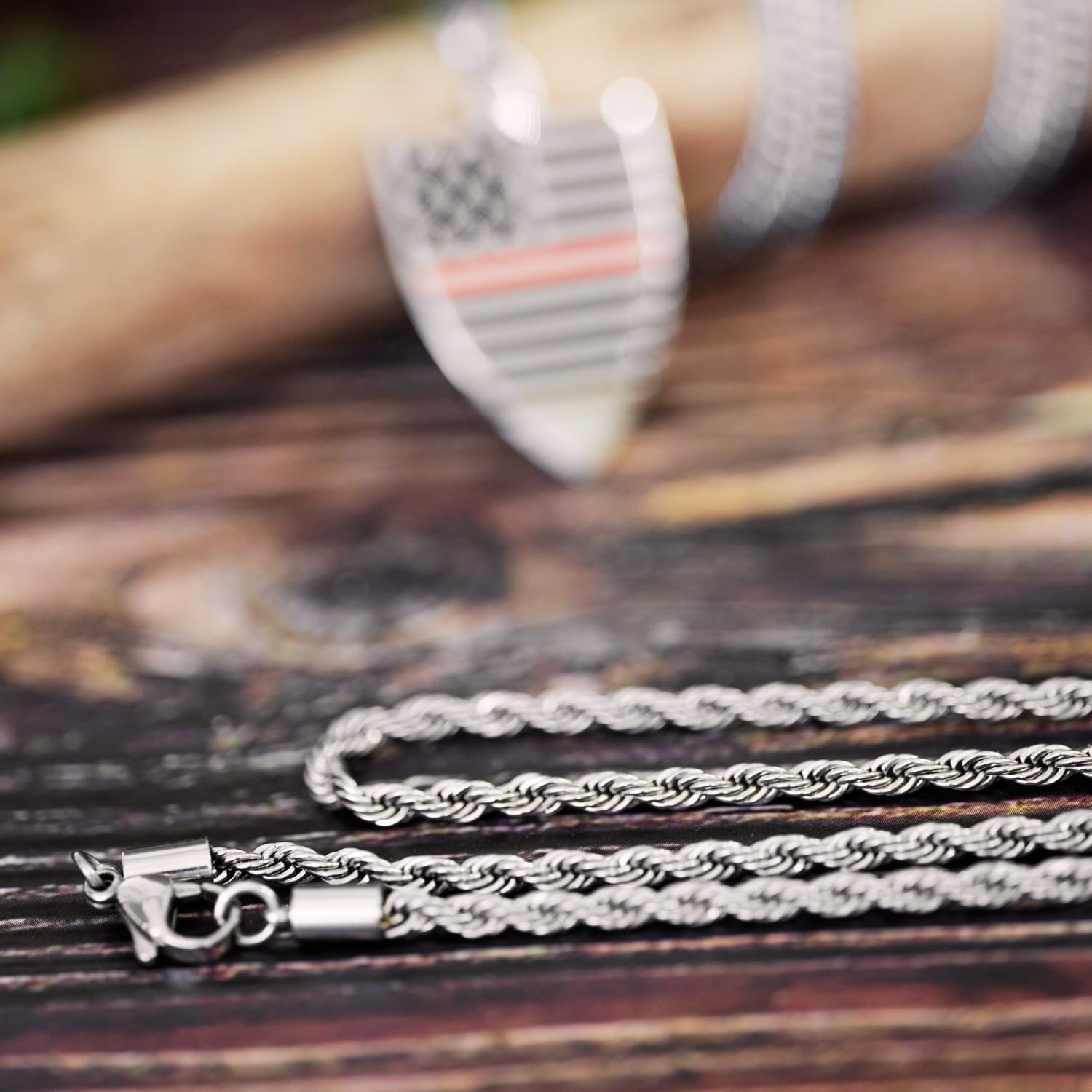 Choty - Shotgun Necklace - Silver USA Red Line - Chain and Pouch Included - 316L Stainless Steel