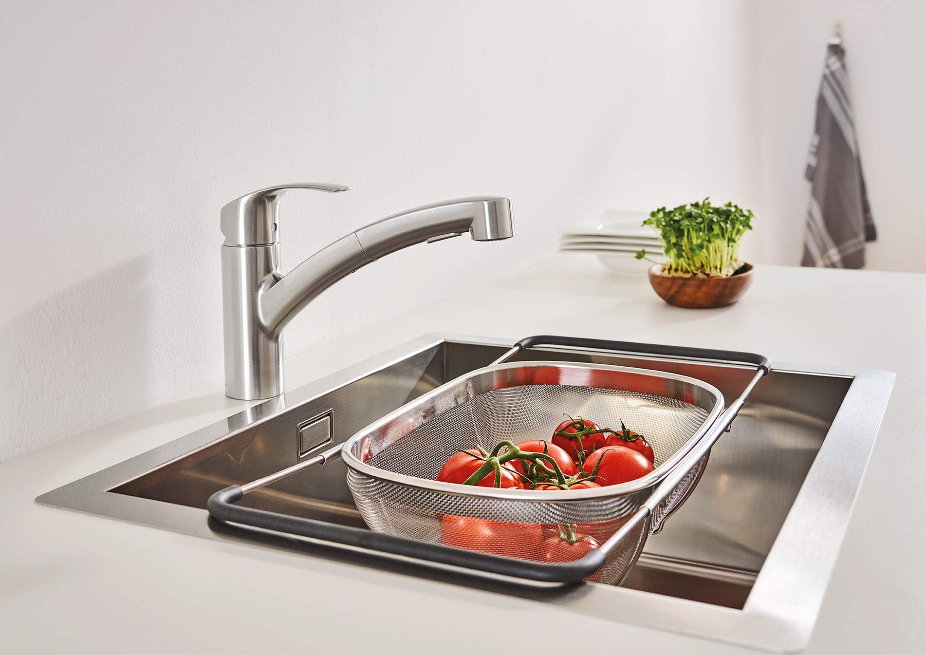 Grohe 30306DC0 SuperSteel Eurosmart Single-Handle Pull-Out Sprayer Kitchen Faucet