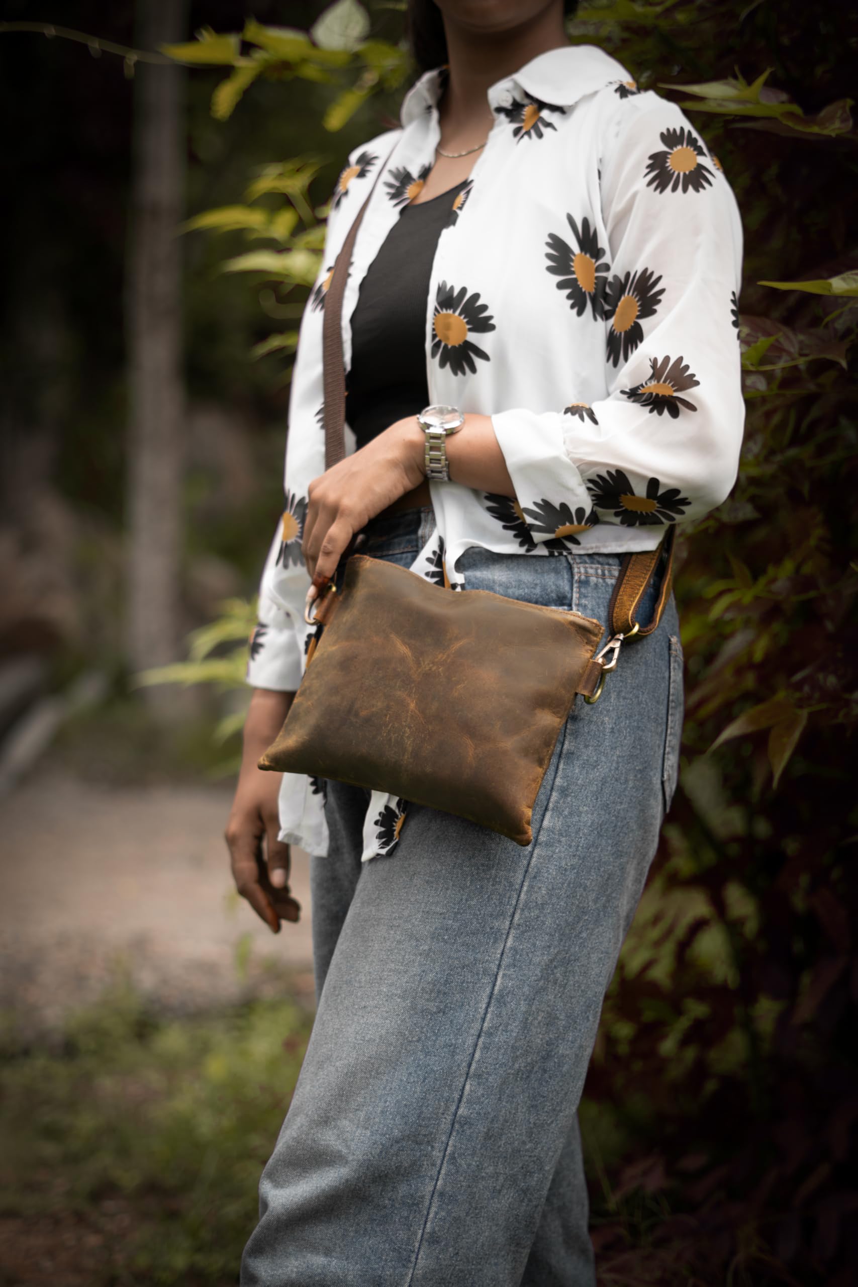 Satchel And Fable Leather Small Crossbody Bag for Women Designer Cell Phone Bag Wallet Purses Adjustable Strap Handbag for Ladies