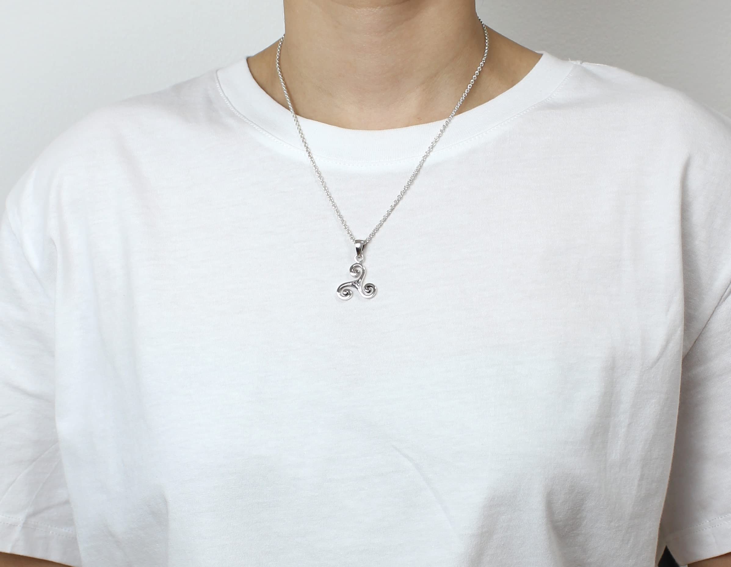 COSUMOSU 925 sterling silver Celtic Triquetra Trinity Knot Protection Pendant (Round Snake) (Triskelion)