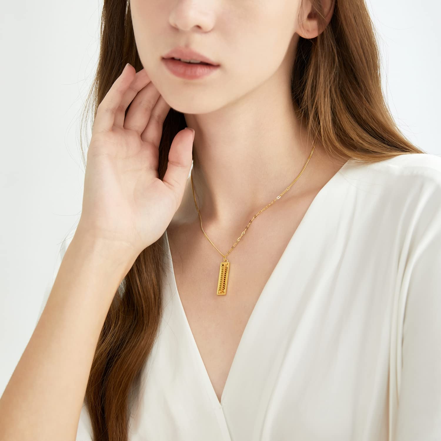 CHOW SANG SANG Dazzling Mirror Gold 999.9 24K Solid Gold Price-by-Weight Gold Simple Rectangle Necklace for Women 93401N (Approx. 0.21tael (~7.86g), 18.5", (47 CM))
