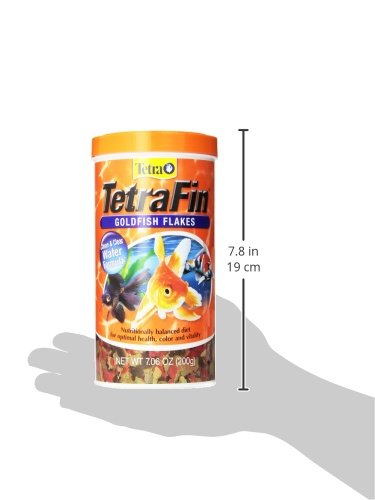 TetraFin Goldfish Flakes 7.06 Ounces, Balanced Diet Fish Food