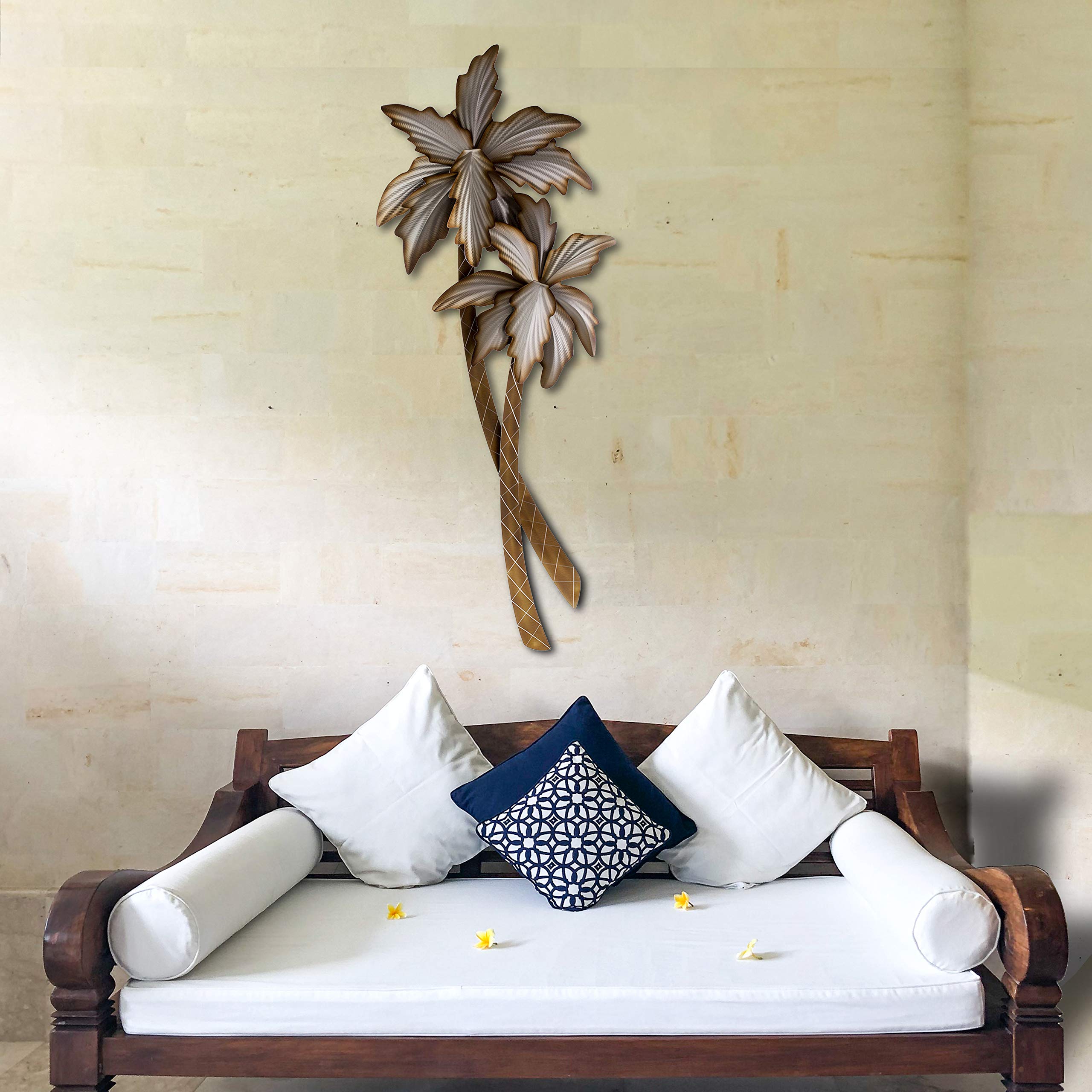 Coastal Tropical Palm Tree Facing Right Metal Wall Decor