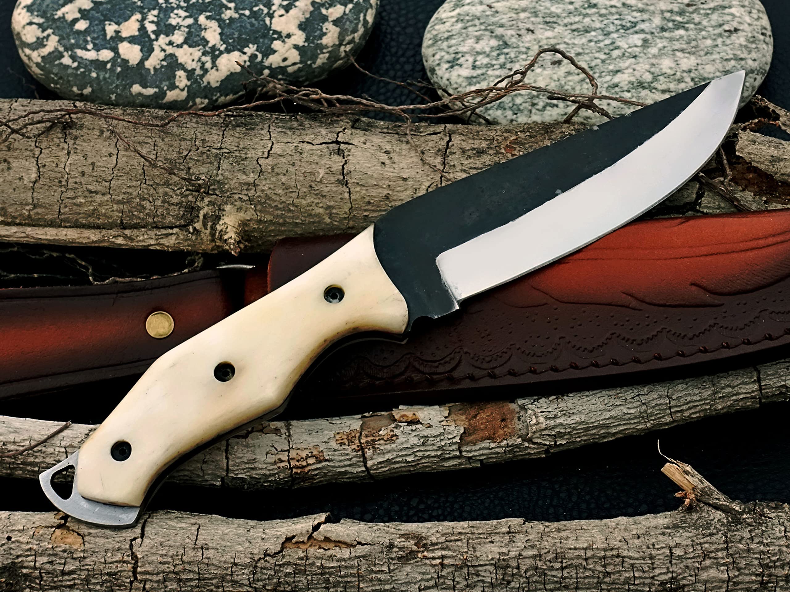 D2 Steel Hunting Knife Fixed blade knife Skinner Knife Camel Bone handle , Black Edge ,Bush craft, Camping, with Cowhide Leather Sheath – BW-4148
