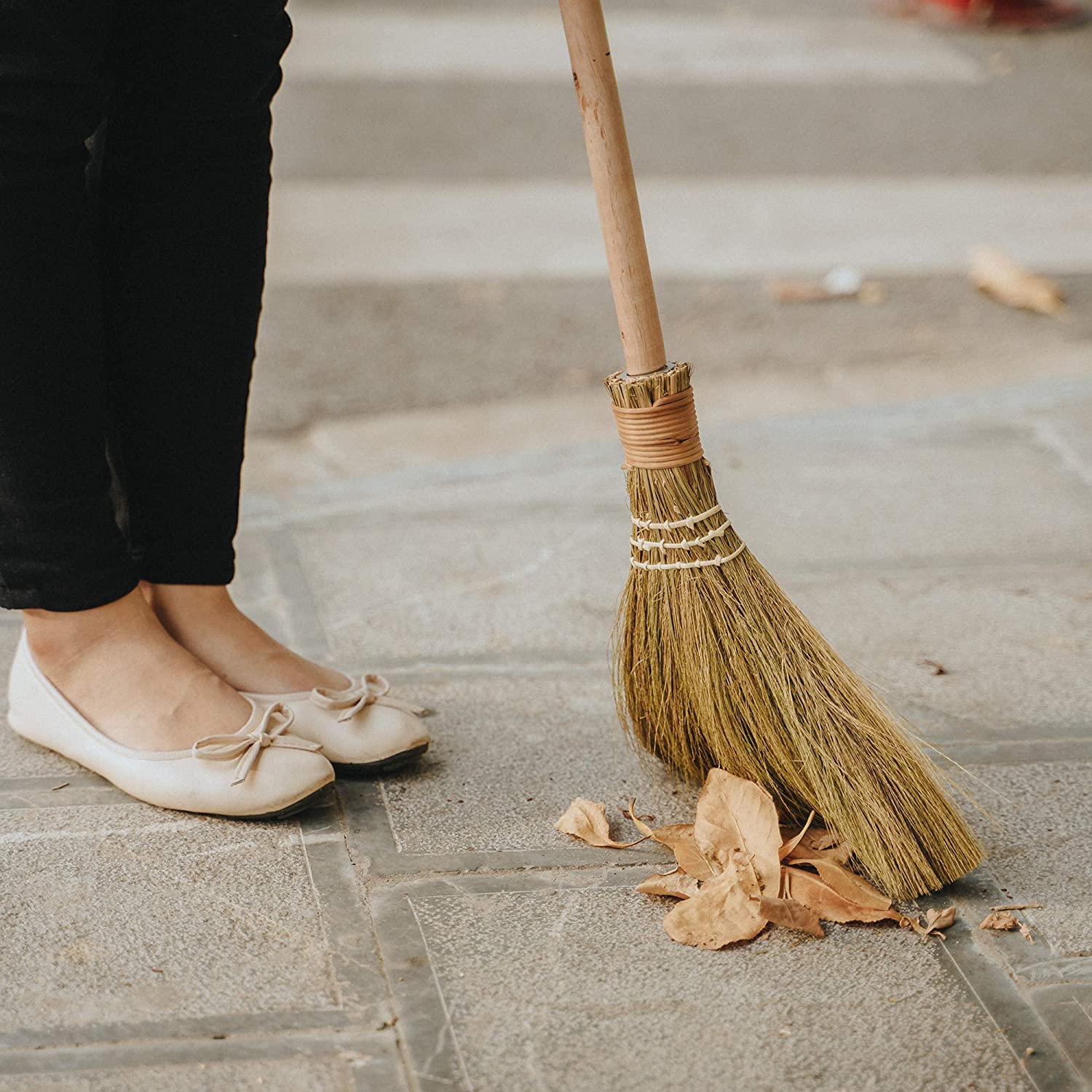 Natural Whisk Sweeping Hand Handle Broom - Vietnamese Straw Soft Broom for Cleaning Dustpan Indoor - Outdoor - Decorative Brooms - Wooden Handle - 9.84'' Width, 27.55" Length
