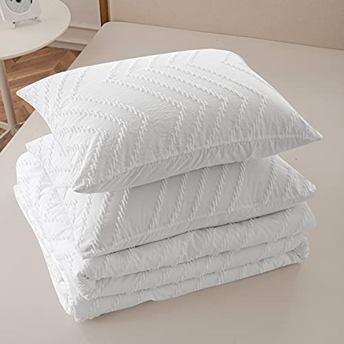 SLEEPBELLA Queen Comforter Set - White Tufted Bedding - Lightweight & Fluffy All-Season Comforter for Queen Bed (90x90In Comforter & 2 Pillowcases)