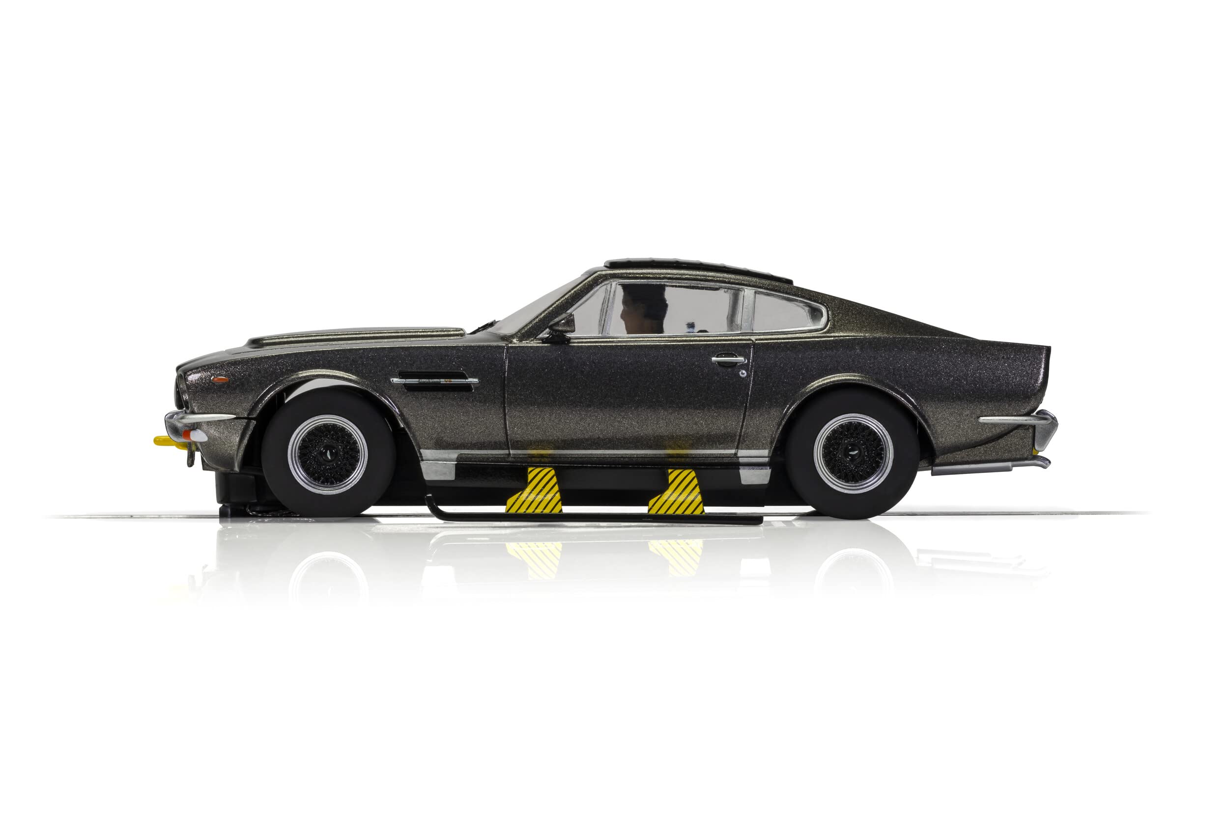 Scalextric C4239 James Bond Aston Martin V8 - The Living Daylights, Black