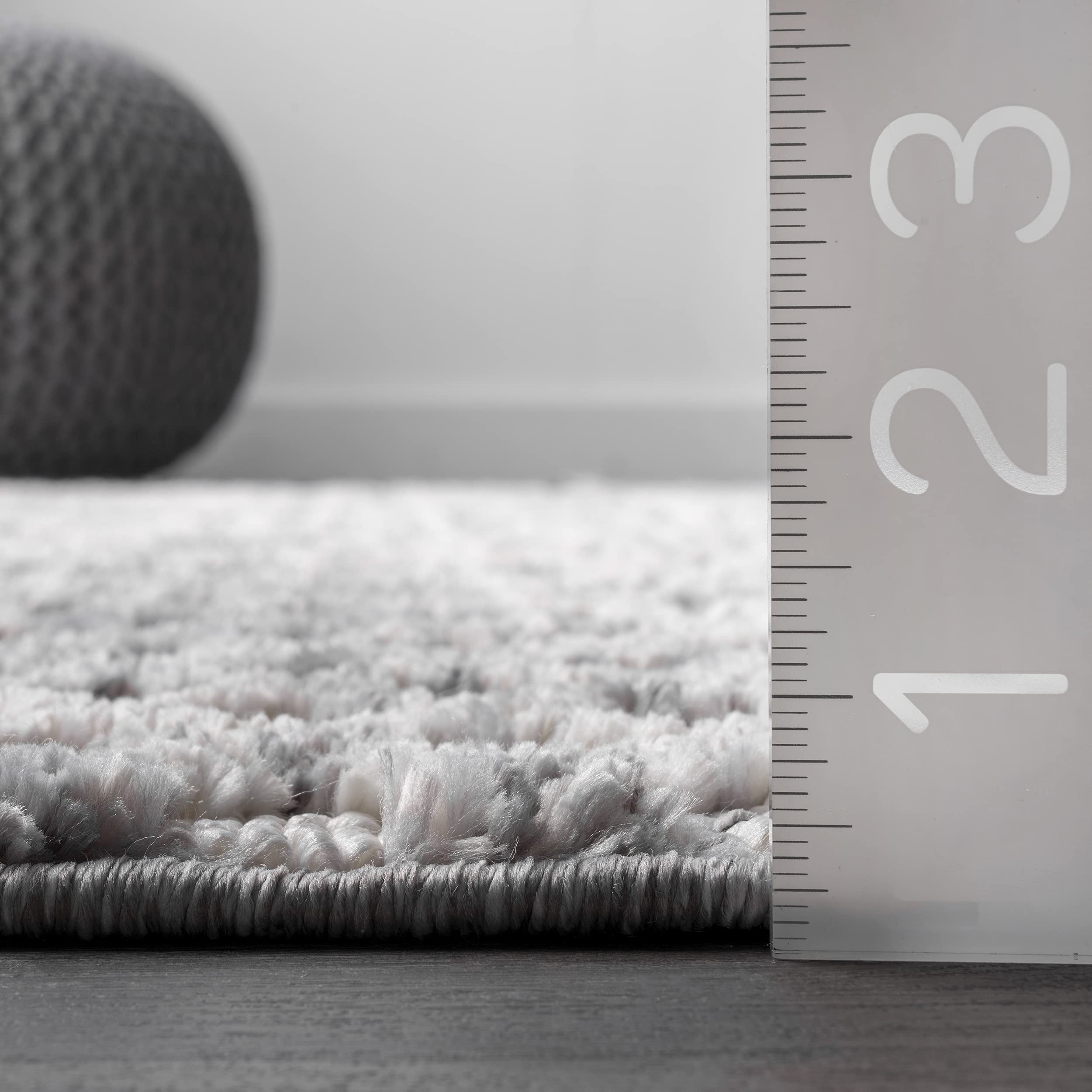 nuLOOM Lira Textured Geometric Tassel Area Rug, 4x6, Grey