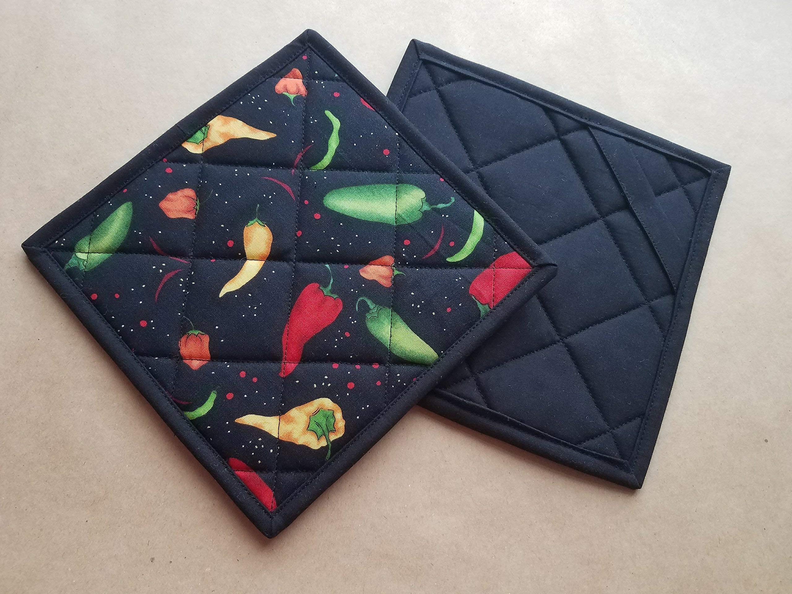 Chili Pepper Potholders Set of 2 Southwestern Kitchen Linens Chili Peppers Home Decor Quilted Hot Pads Insulated Trivets Tex Mex Kitchen Decor Spicy Themed Kitchen Linens Handmade Gifts Under 20