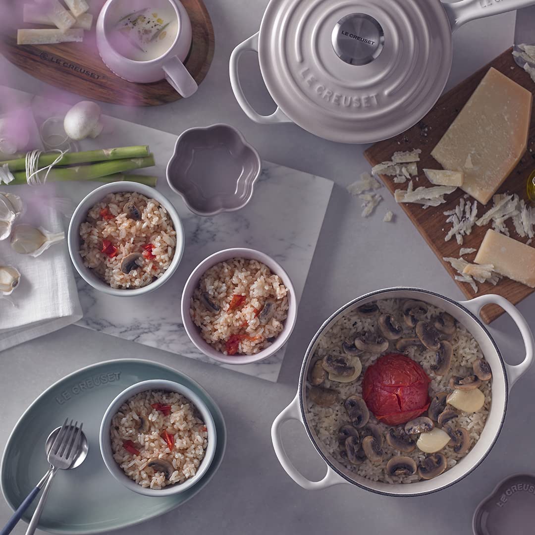Le Creuset Enameled Cast Iron Signature Round Dutch Oven, 3.5 qt. , Meringue