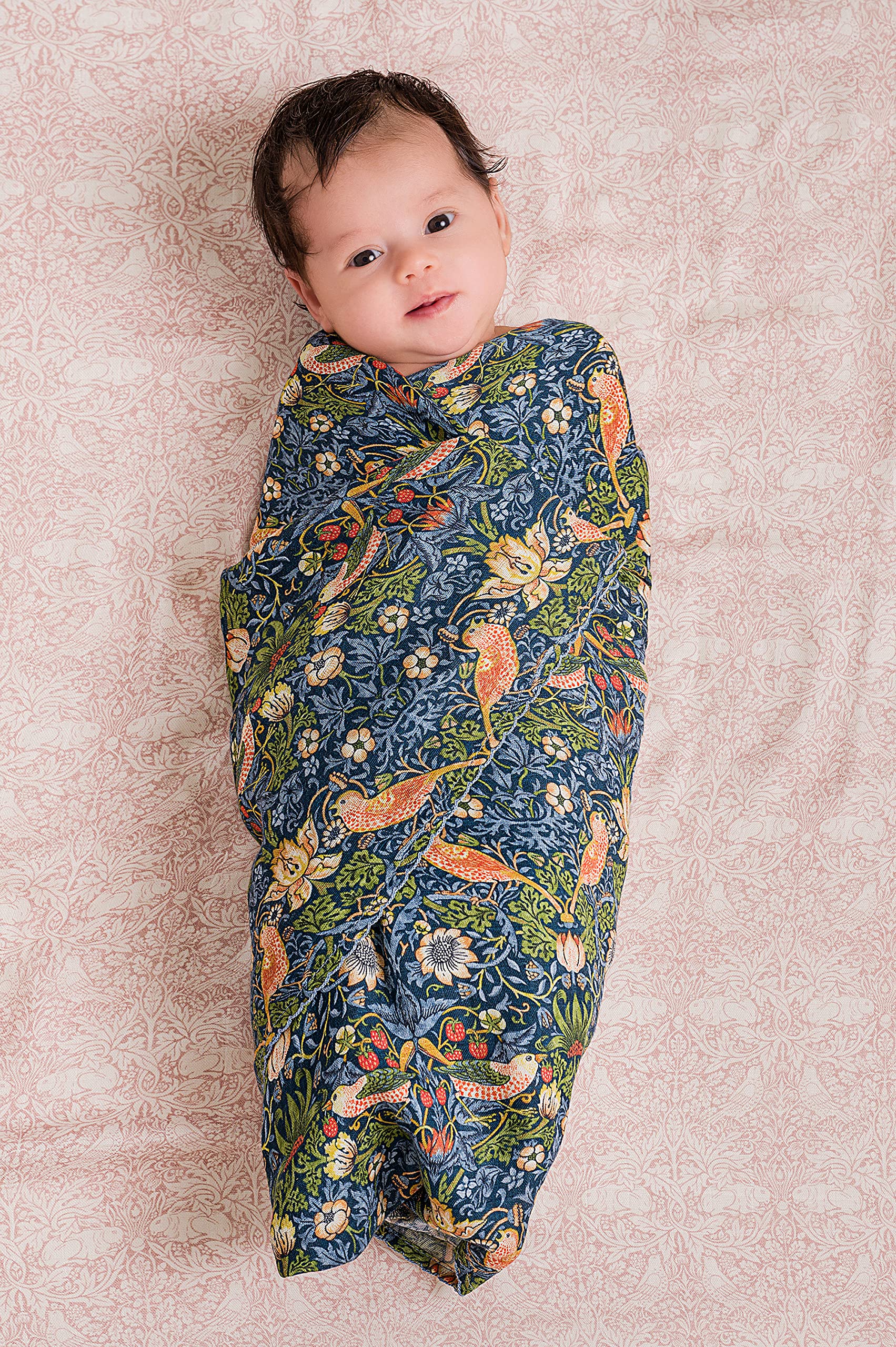 DockATot Swaddle Set - Brer Rabbit/Strawberry Thief