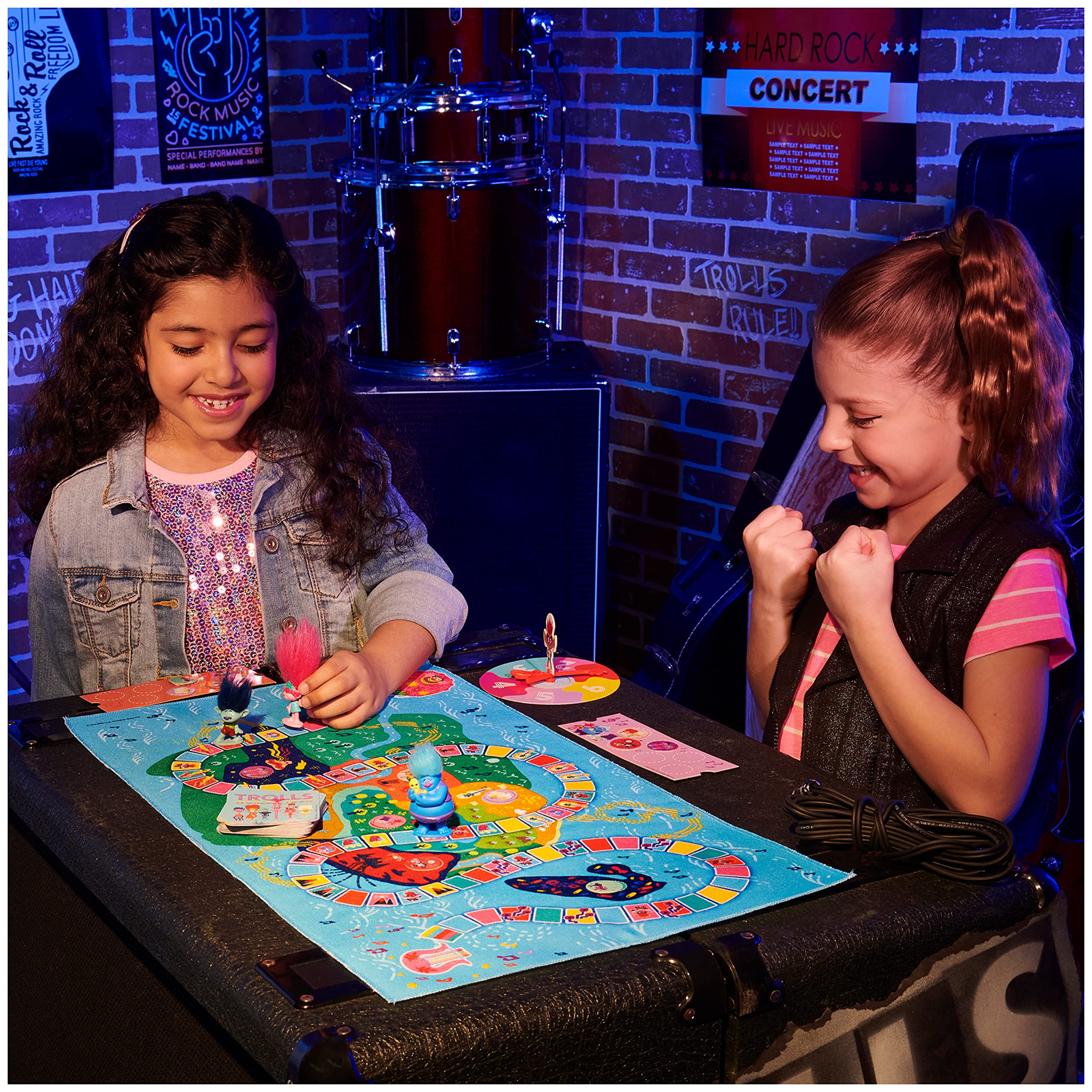 Spin Master Games Trolls World Tour Cooperative Strategy Board Game for Families and Kids Ages 5 and up