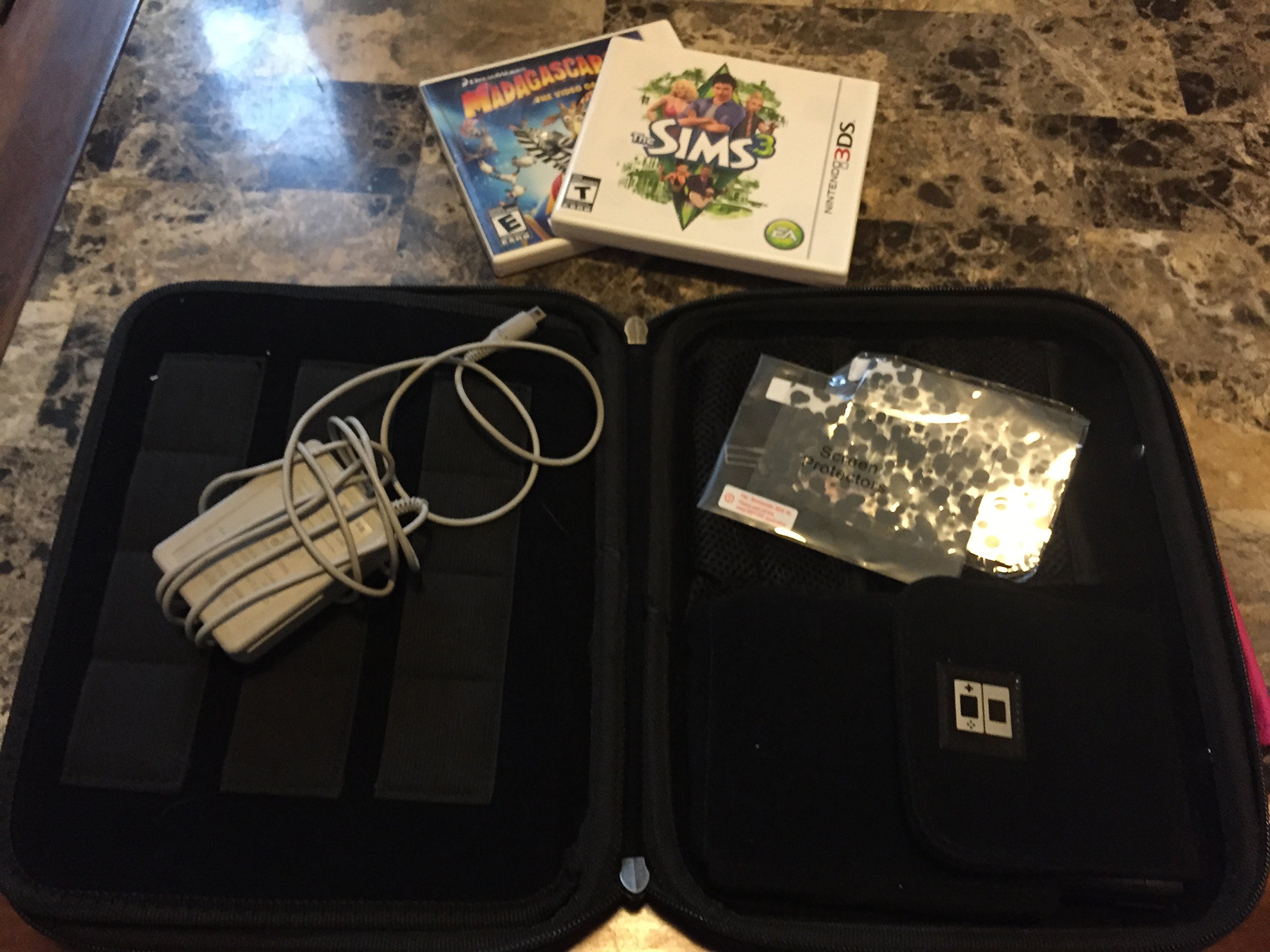 Nintendo 3DS XL - Blue/Black with Mario Kart 7 Pre-Installed