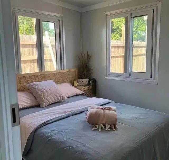 Generic Expandable 2 Bedroom 2 Bathroom Tiny Home, 10x20 ft, Portable Structure with Large Windows, Gray, 07112003