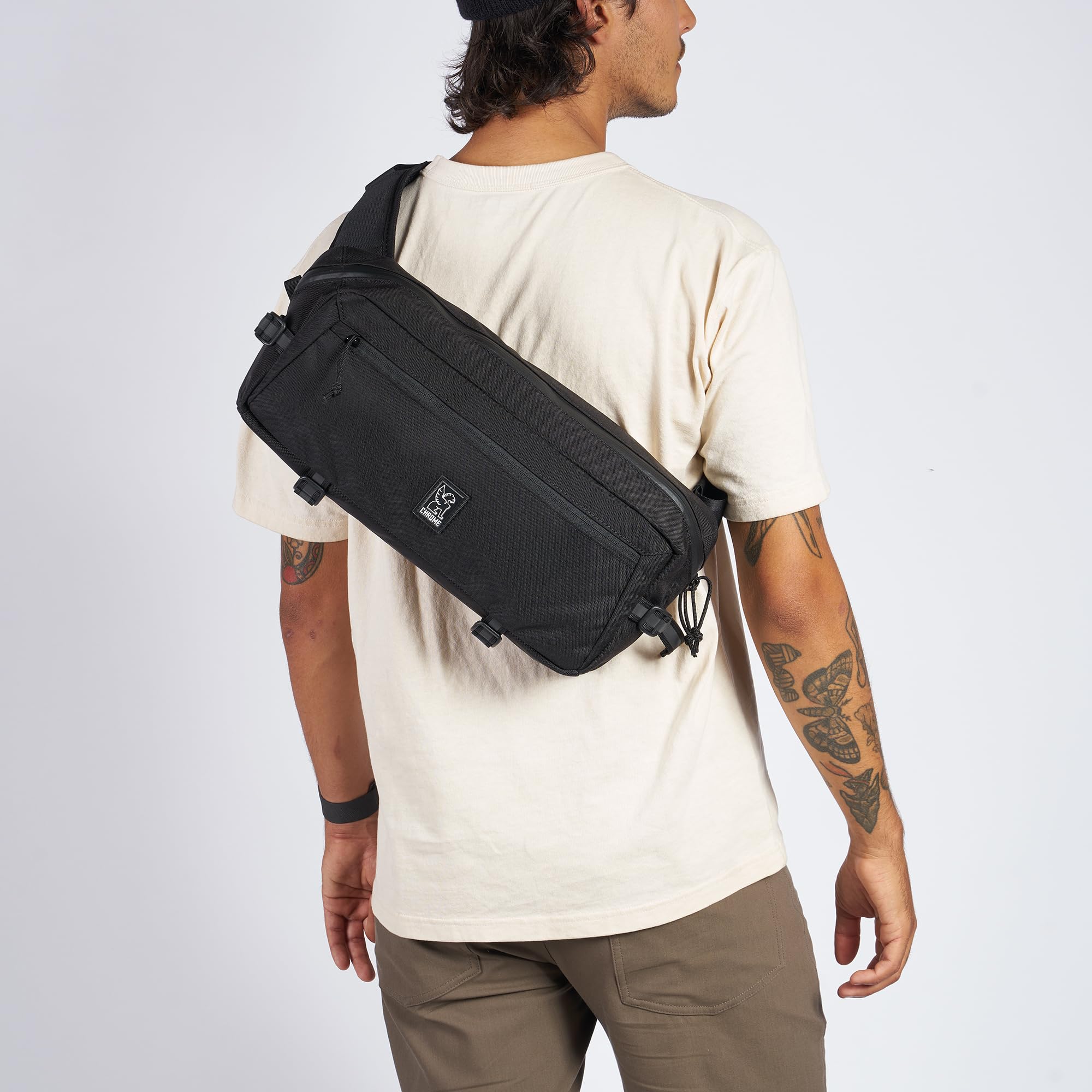 Chrome Industries Kadet Sling Messenger Bag, Crossbody Backpack for Women and Men, Crossbody Adjustable Strap, Quick-release Buckle, 9 L, Night
