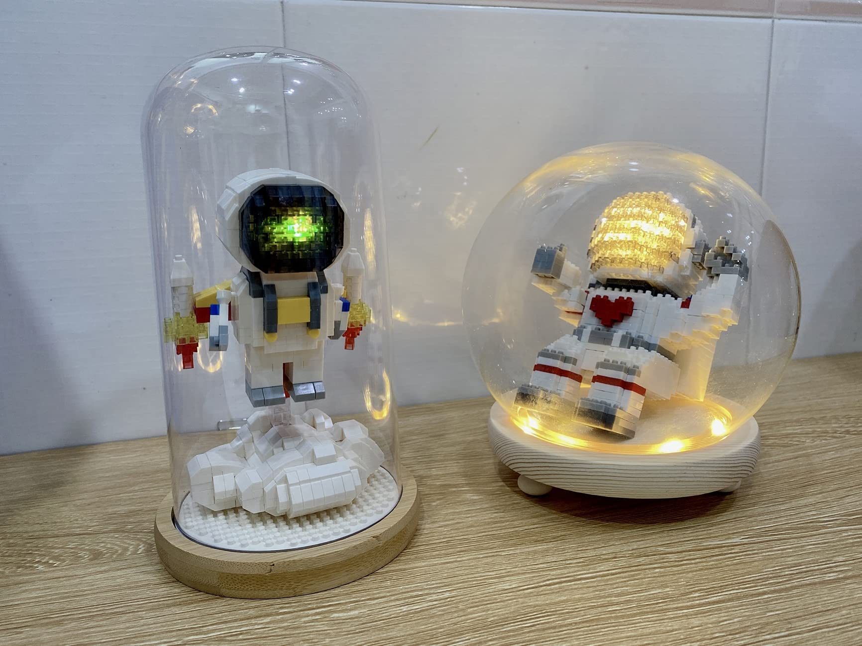 Uvini Building Blocks Astronaut Model with Light STEM Building Toy Micro Blocks for Adults or Teens Gifts Spaceman Mini Blocks Set DIY Bricks Toys 708PCS (Dust-Proof Dome Included) (00864)