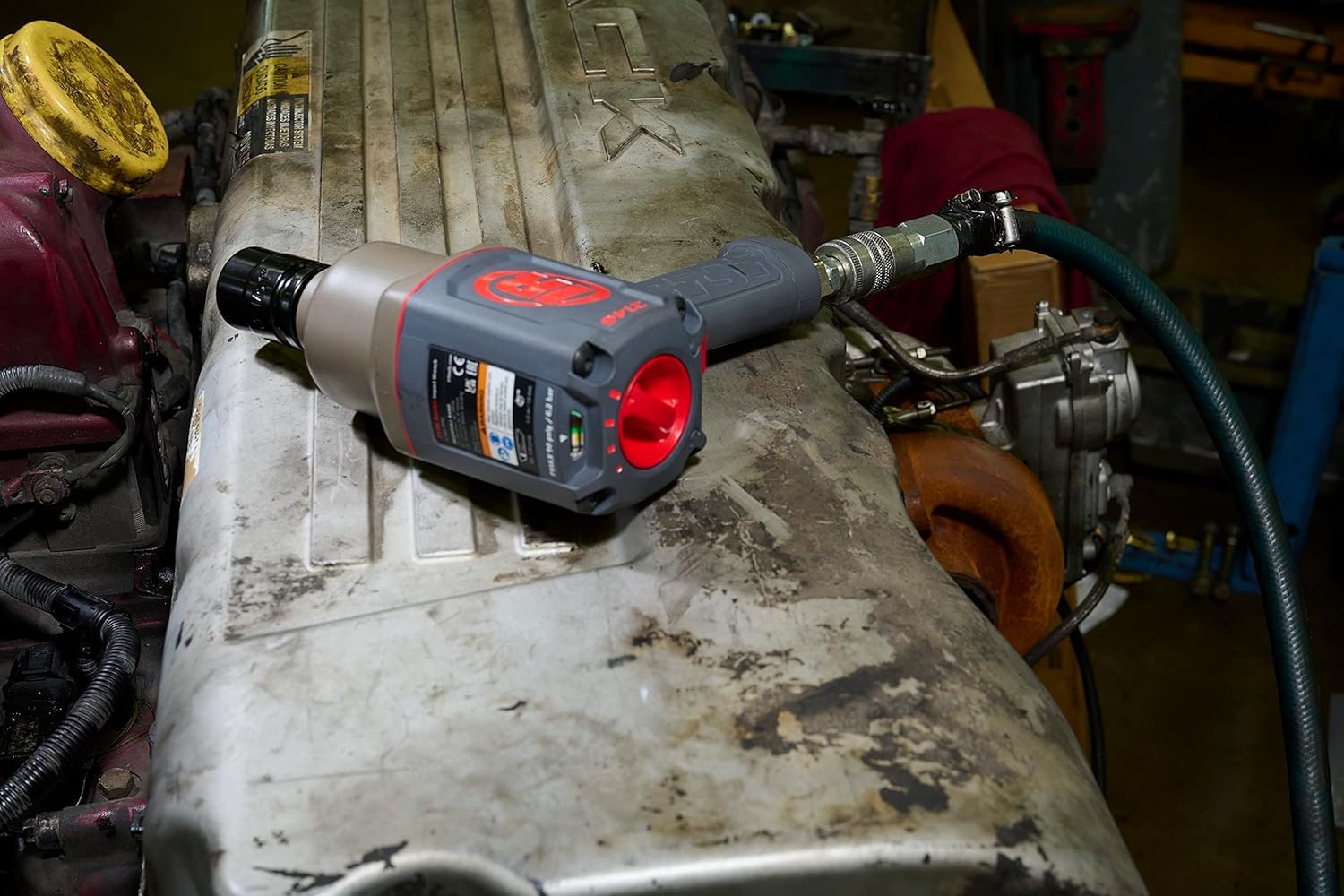 Ingersoll Rand 2146Q2MAX 1" Air Impact Wrench, Quiet, 2,000ft-lbs Nut-busting torque, Maintenance Duty, Pistol Grip