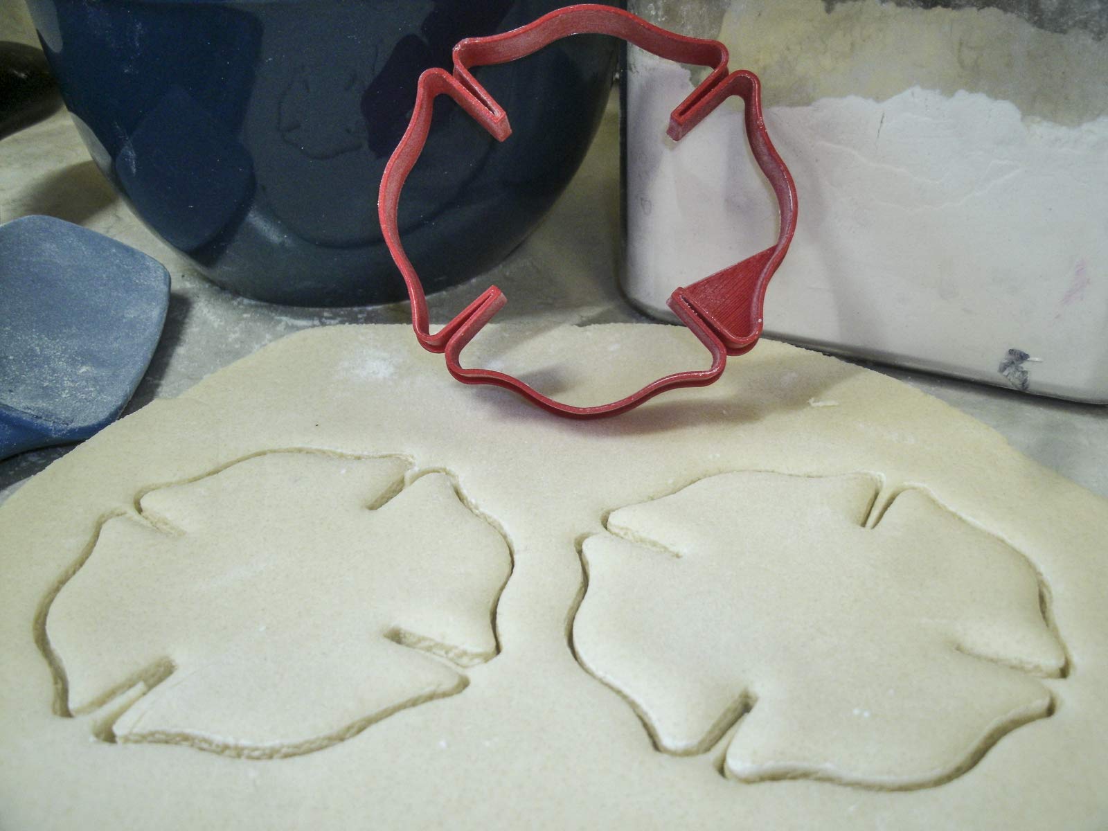 FIRE STATION RESCUE DEPARTMENT LOGO CROSS SYMBOL OUTLINE COOKIE CUTTER MADE IN USA PR911