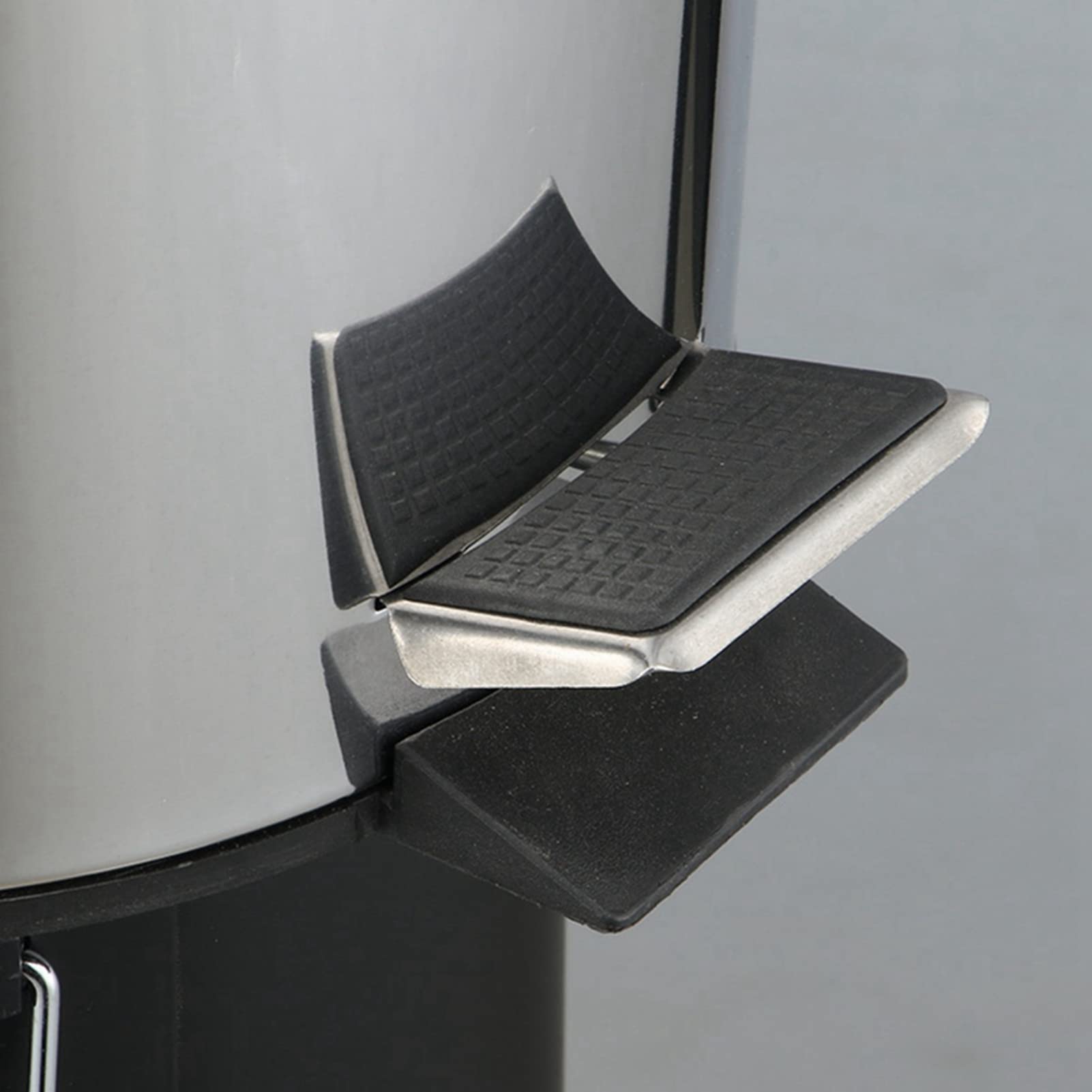 GLIDEDREAM Stainless Steel Trash Can Silent Ergonomic Handle Antislip Footrest Kitchen Garbage Can 13 Gallon Capacity Trash Bin