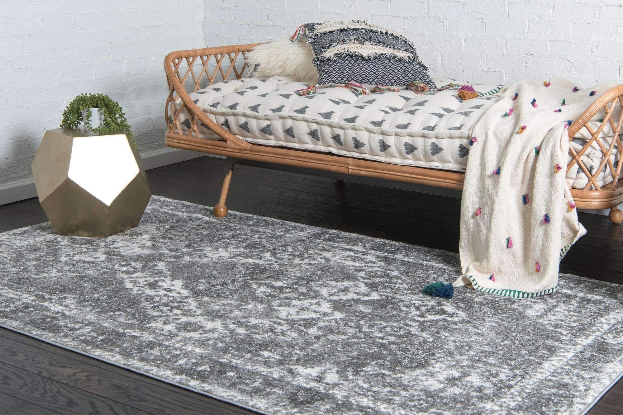 Unique Loom Rosso Collection Vintage, Traditional, Bohemian, Geometric, Distressed, Southwestern Area Rug, 4' 0" x 6' 0", Gray/Ivory
