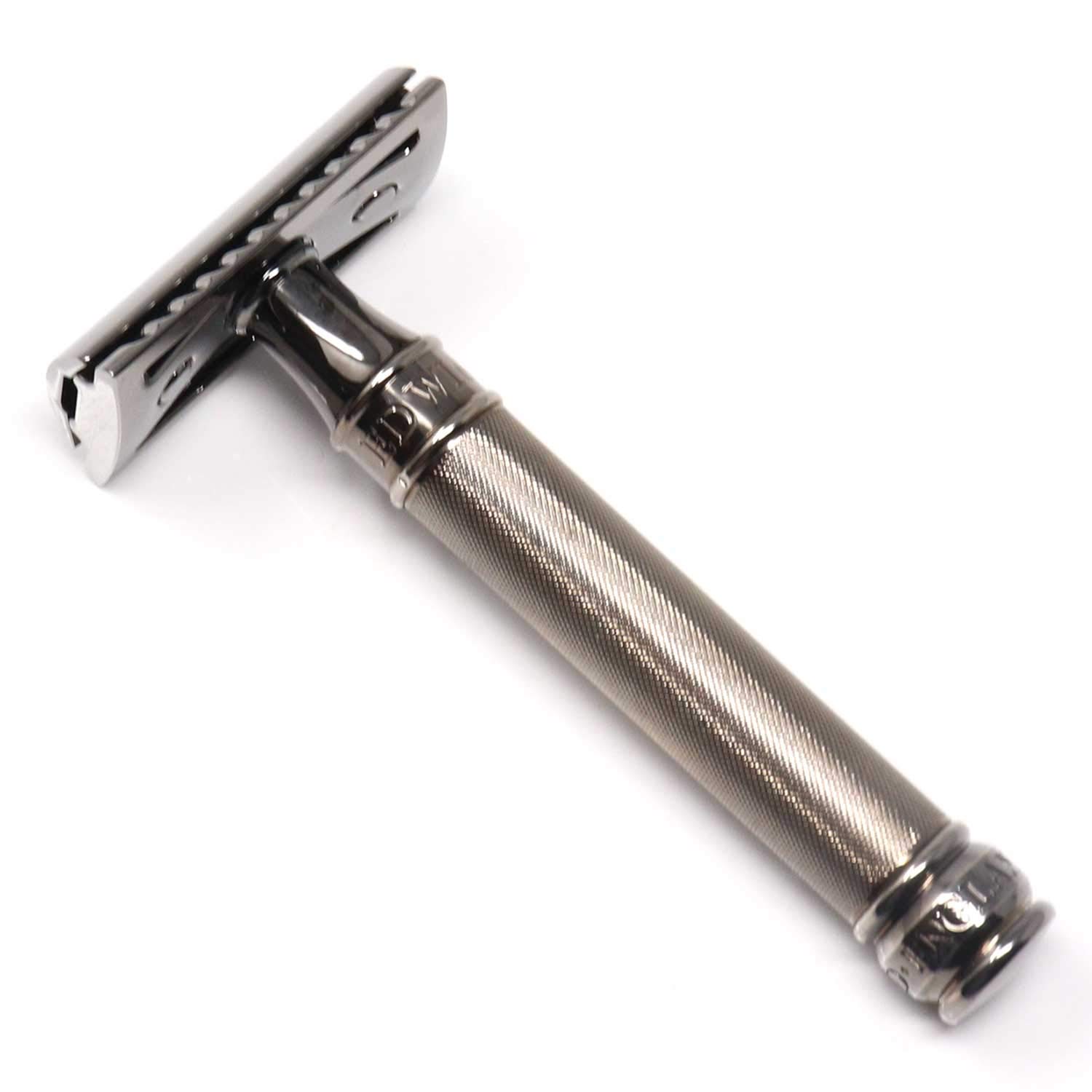 Double Edge safety razor, barley effect handle with complimentary Feather blade