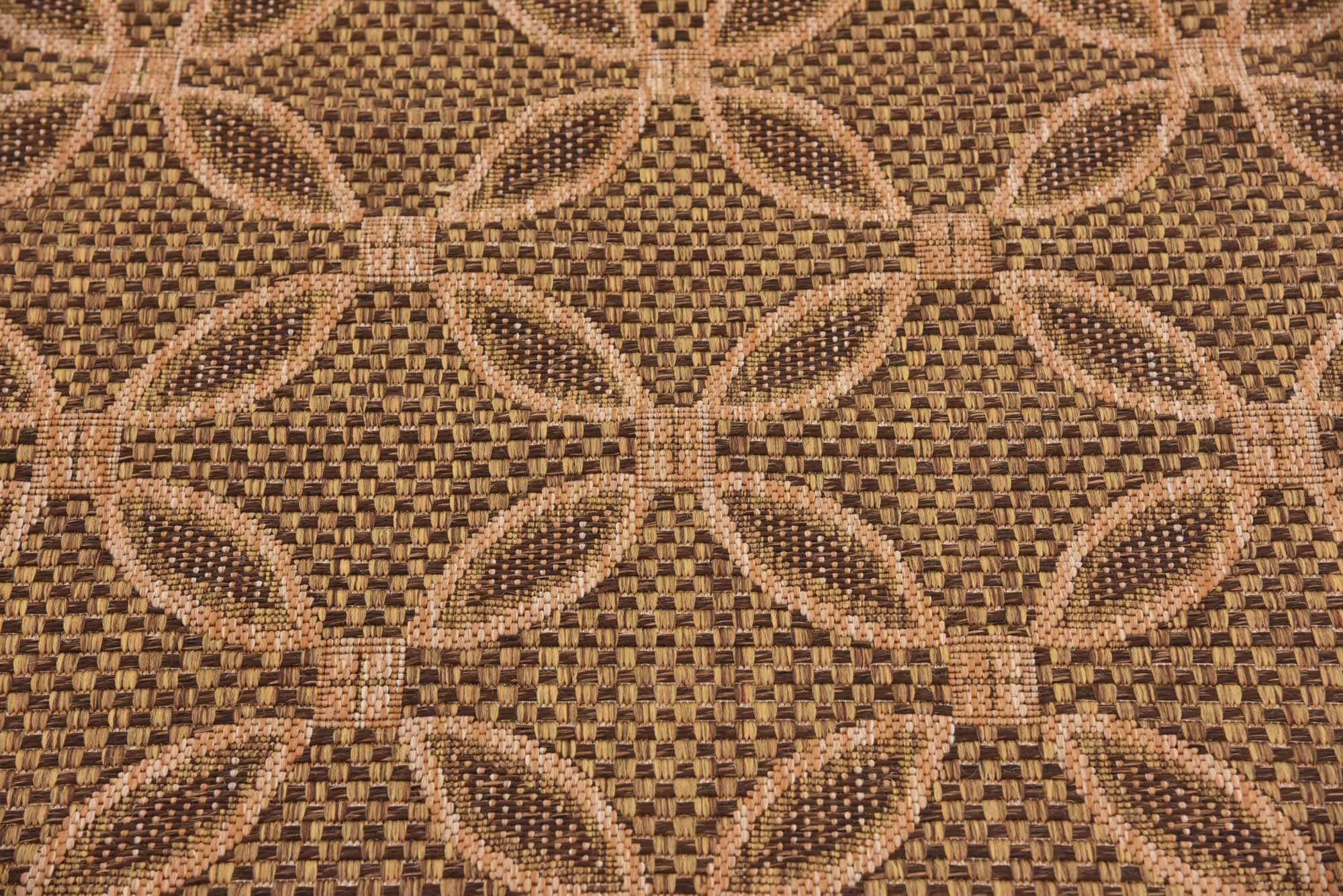 Unique Loom Outdoor Trellis Collection Area Rug - Spiral (3' 3" x 5' 1" Rectangle, Light Brown/ Brown)