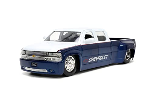 Jada Toys Just Trucks 1:24 1999 Chevy Silverado Dually Die-cast Car with Tire Rack, Toys for Kids and Adults