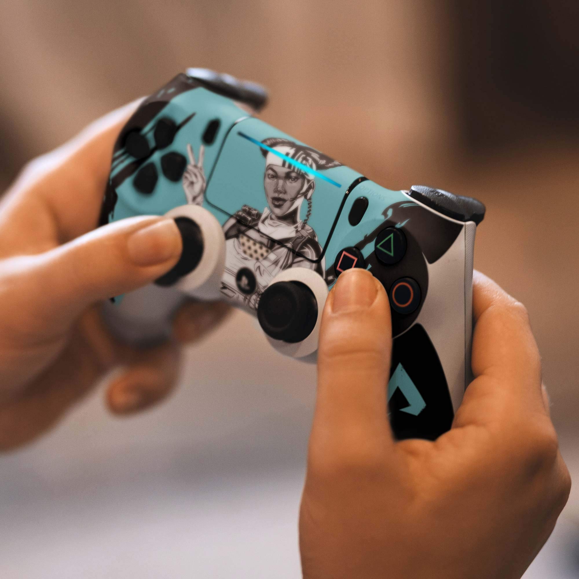 Controller Gear Apex Legends - PlayStation 4 Controller Skin - Lifeline, Combat Medic - PlayStation 4