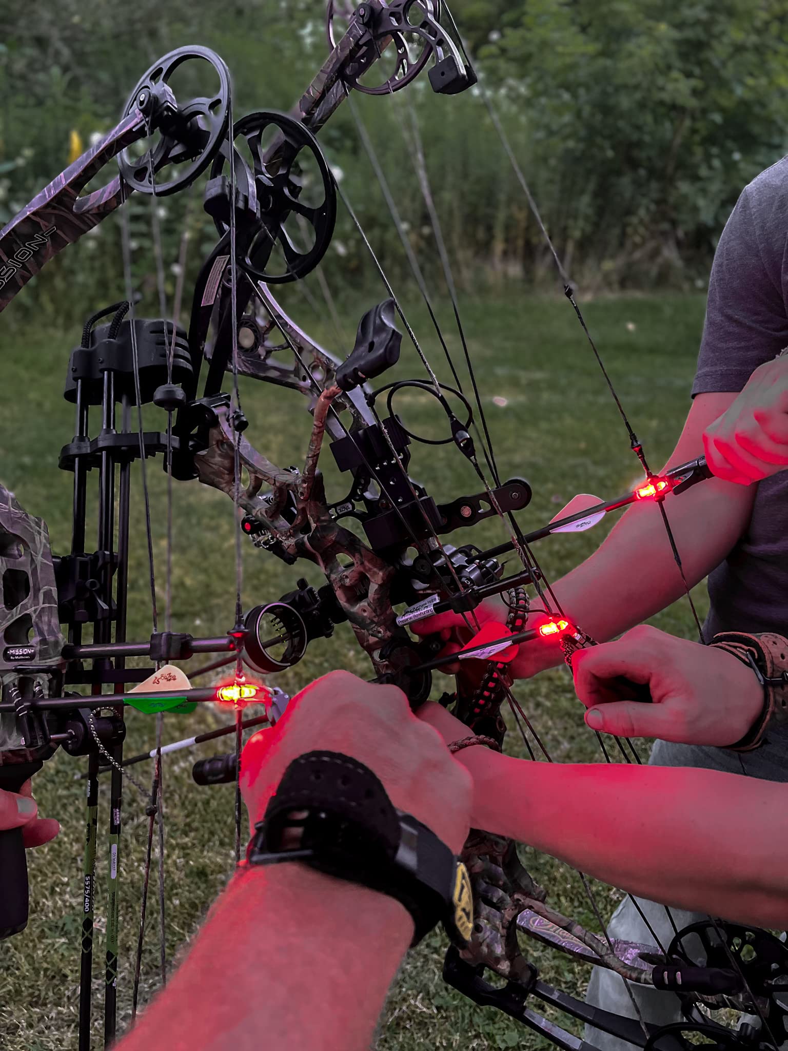 Elvers Creek Outdoors TracerXAs Lighted nocks, for Standard Size S Arrows. Six Simple insertable Arrow nocks.244''/6.2mm Inner Diameter. Great for Bow Hunting, Backyard Targets, and Compound Bows.