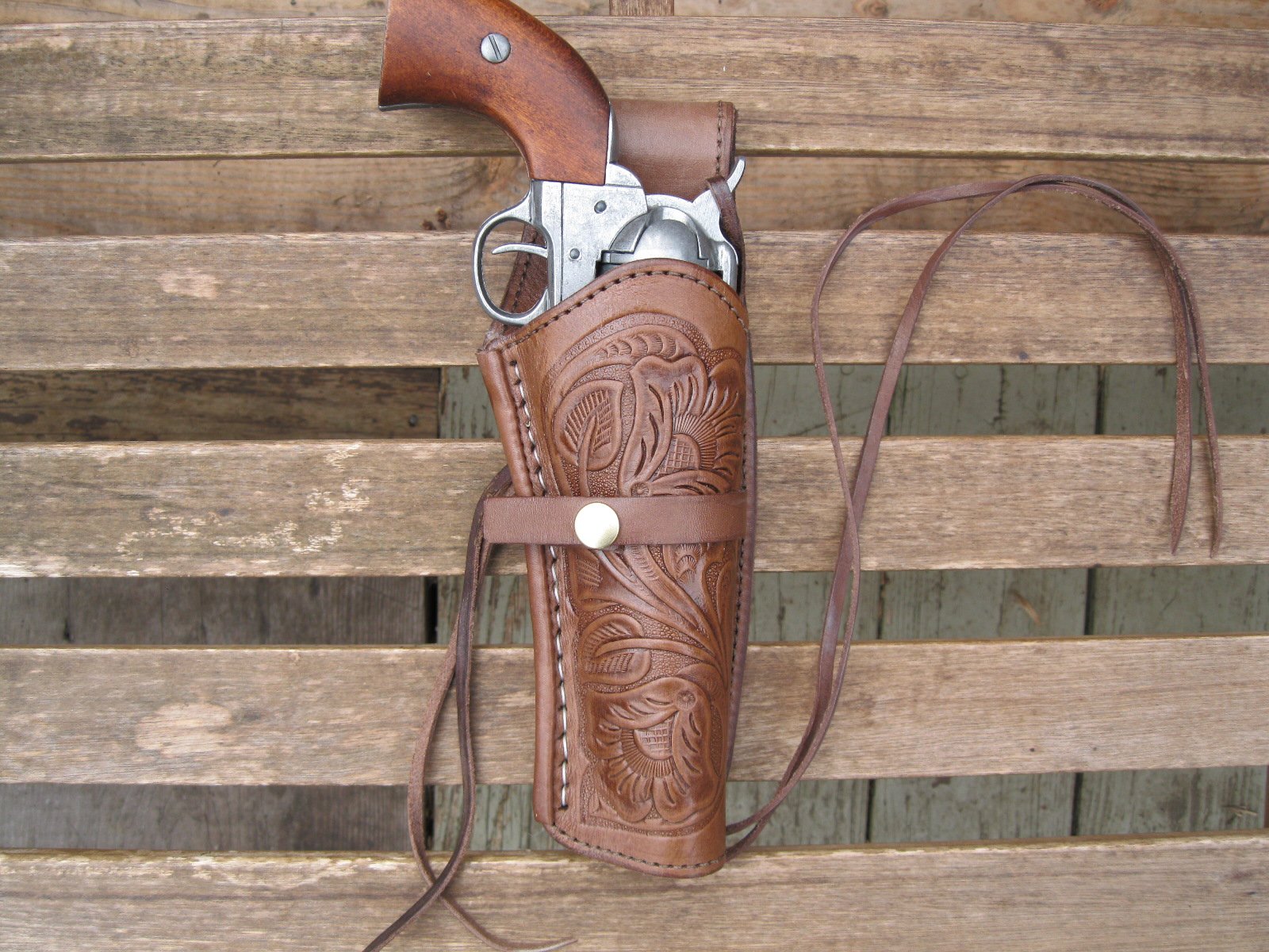 DDTnw Western Gun Belt with Tooled Holster Combo - 22 Caliber - Leather - Brown (52", Right)