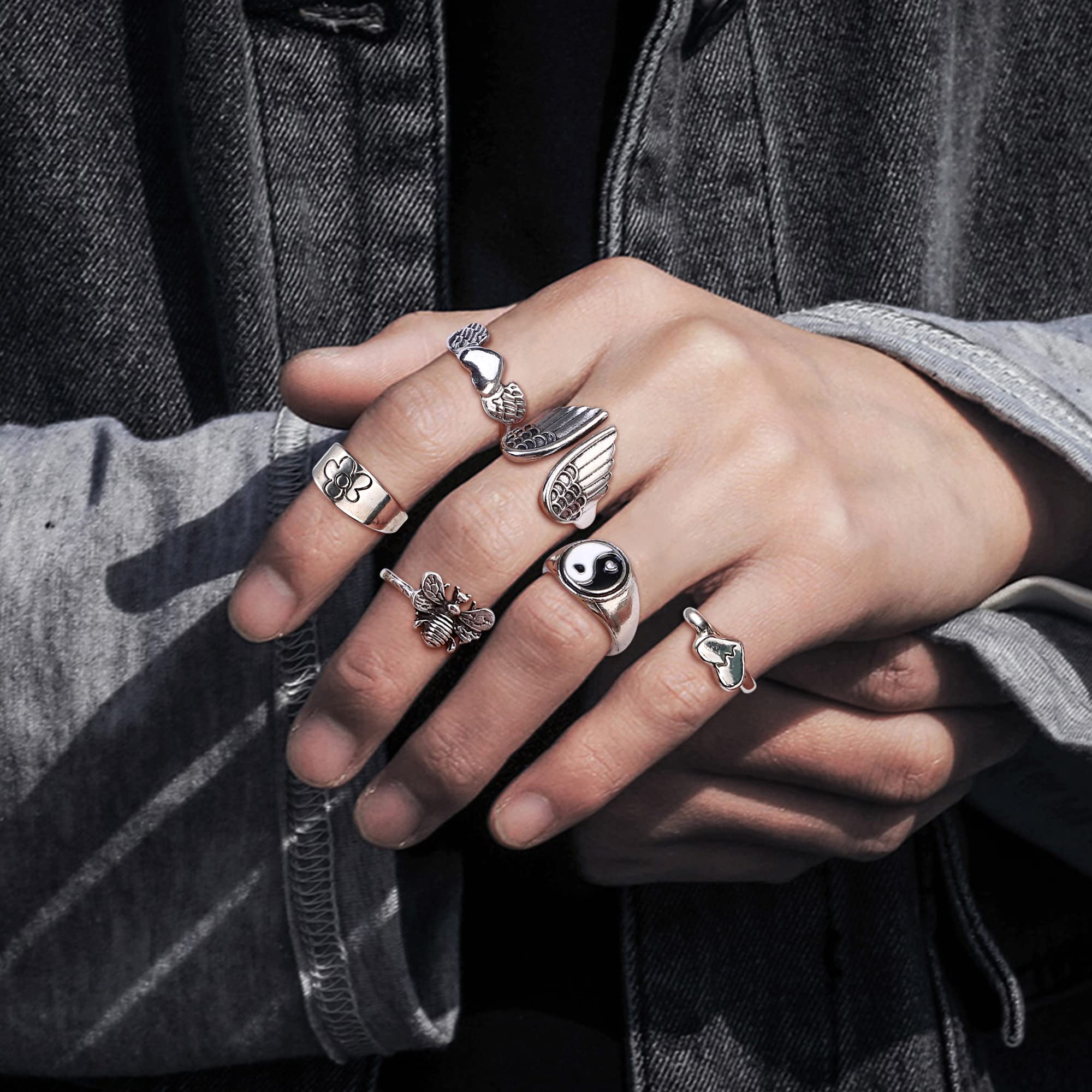 Dochais Vintage Gothic Rings, 30 Pcs Silver Punk Rings Set, Adjustable Grunge Knuckle Rings for Women Men, Statement Stacking Chunky Rings Skull Snake Butterfly Flower Y2K Rings