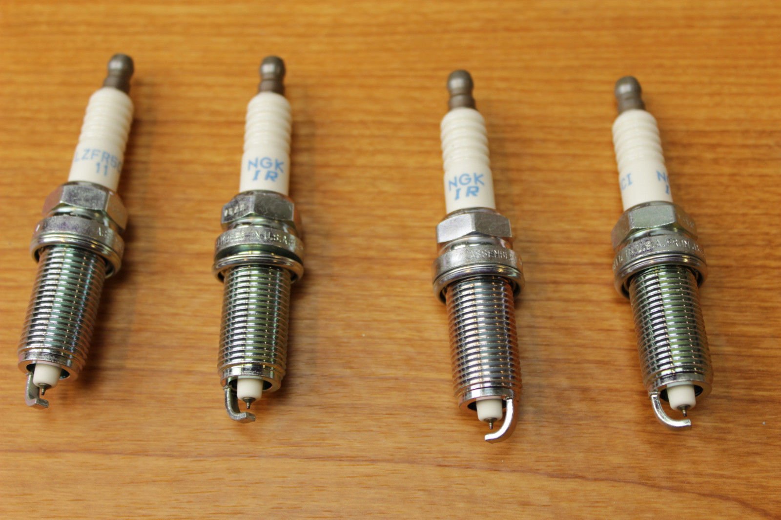 Chrysler 300 Dodge Jeep 5.7L 6.4L Set Of Sixteen (16) Spark Plugs OEM