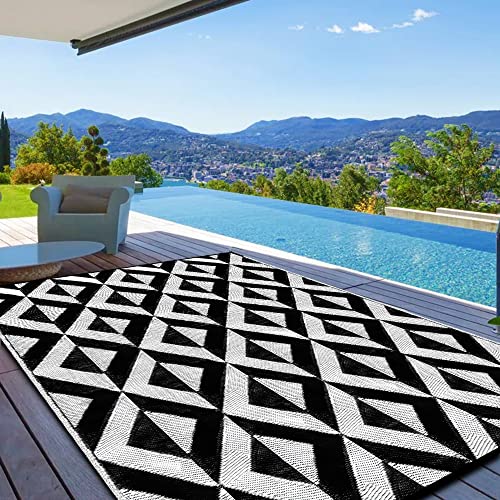 GARTOL Waterproof Indoor Outdoor Rug, Reversible Modern Area Rug Mats, Geometric Triangle Pattern Plastic Straw Rug for RV, Patio, Backyard, Pool Deck, Picnic, Beach, Camping (5' x 8', Black & White)