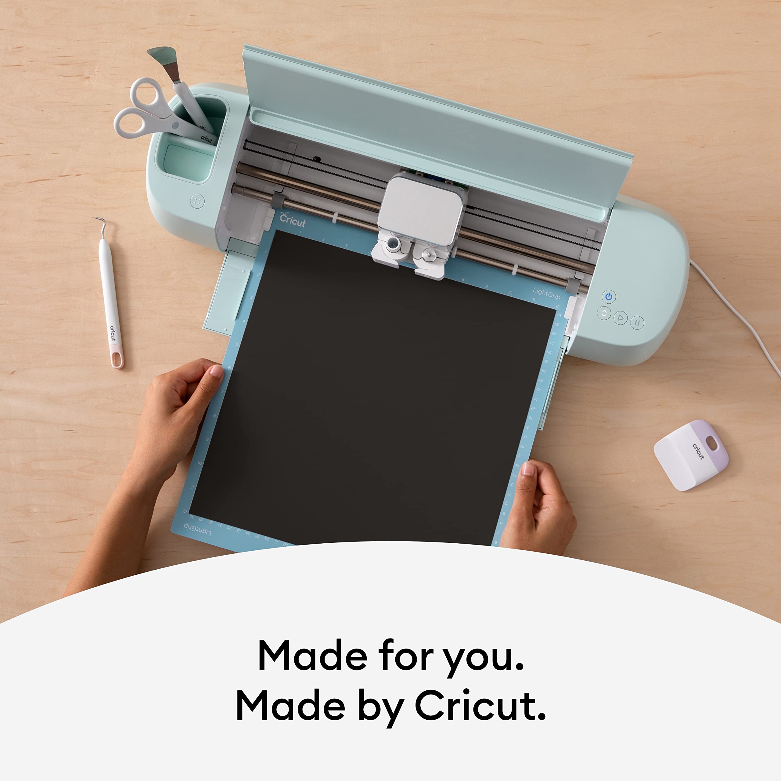 Cricut Premium Permanent Vinyl Roll (12 in x 15 ft), Weather-Resistant, Dishwasher-Safe & Fade-Proof, Compatible with Cricut Cutting Machines, Create Signs, Labels, & Personalize DIY Project, Black