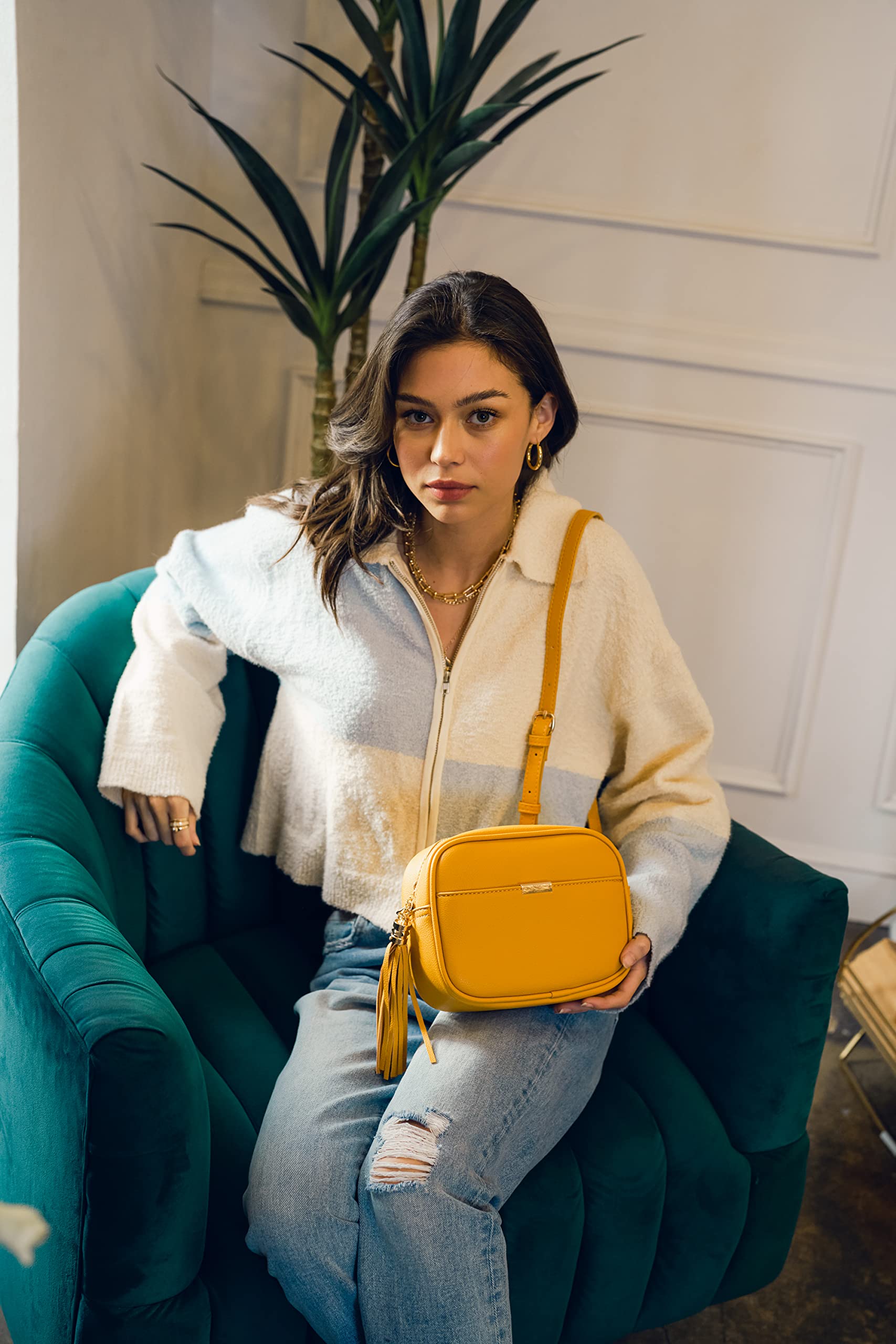 V+BENIE Tassel Small Crossbody Bag with Chain Strap Small Purse Handbags for Women, Camera Bag Kelly Green
