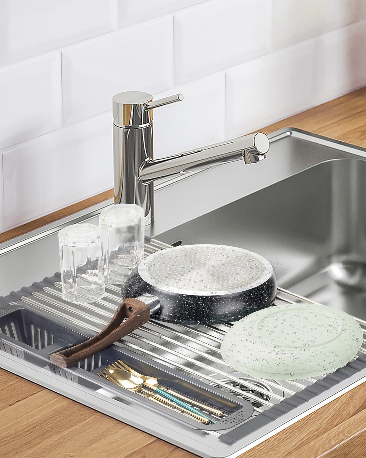 CLNGAI Roll Up Dish Drying Rack,Expandable Over The Sink Dish Drainer,Stainless Steel Kitchen Rolling Sink Rack with Utensil Holder,Length Up to 22.3" (Grey)