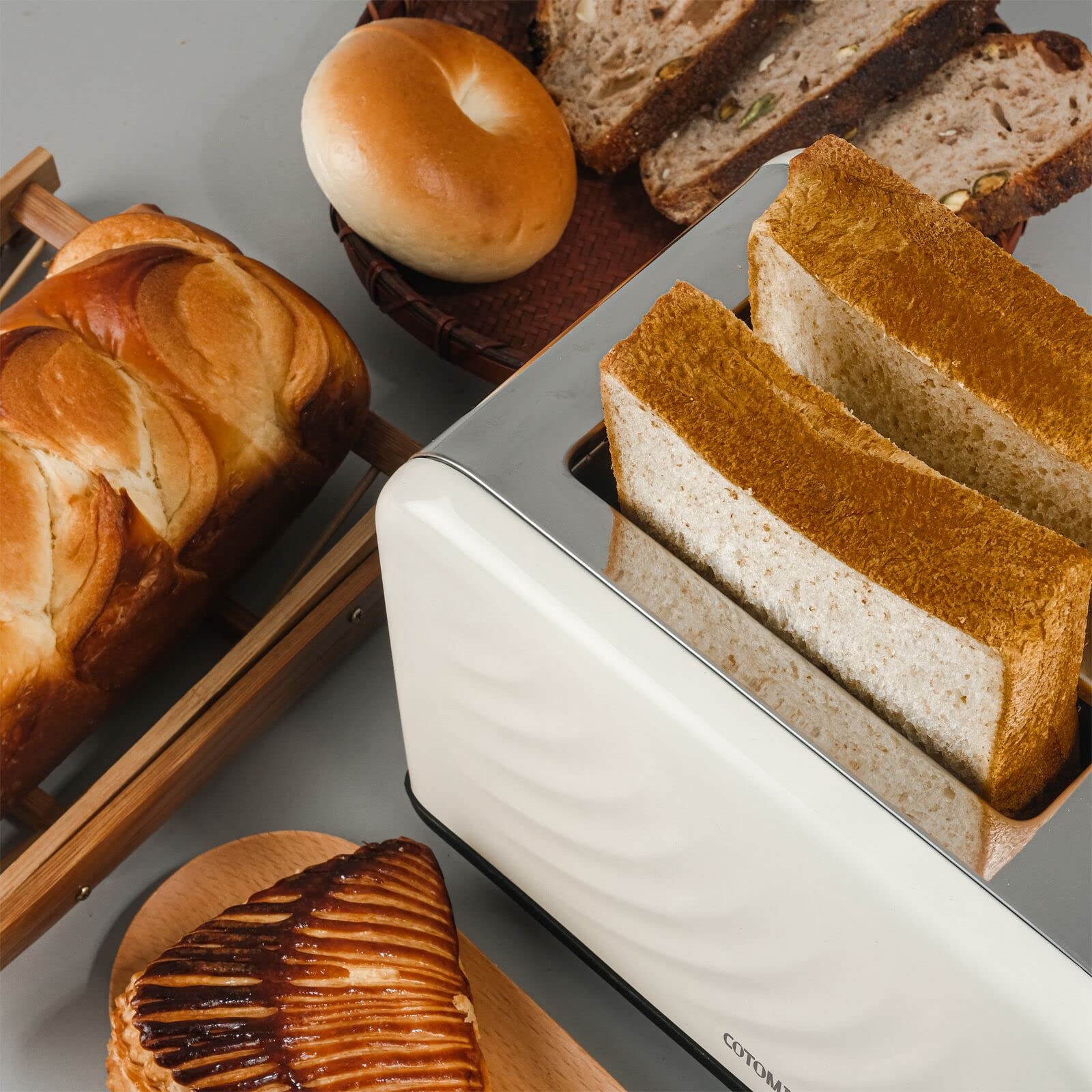 Cotomier Toaster 2 Slice, Retro Cream White Stainless Steel Toaster with Defrost Bagel Cancel Function & 6 Shade Settings (Cream)