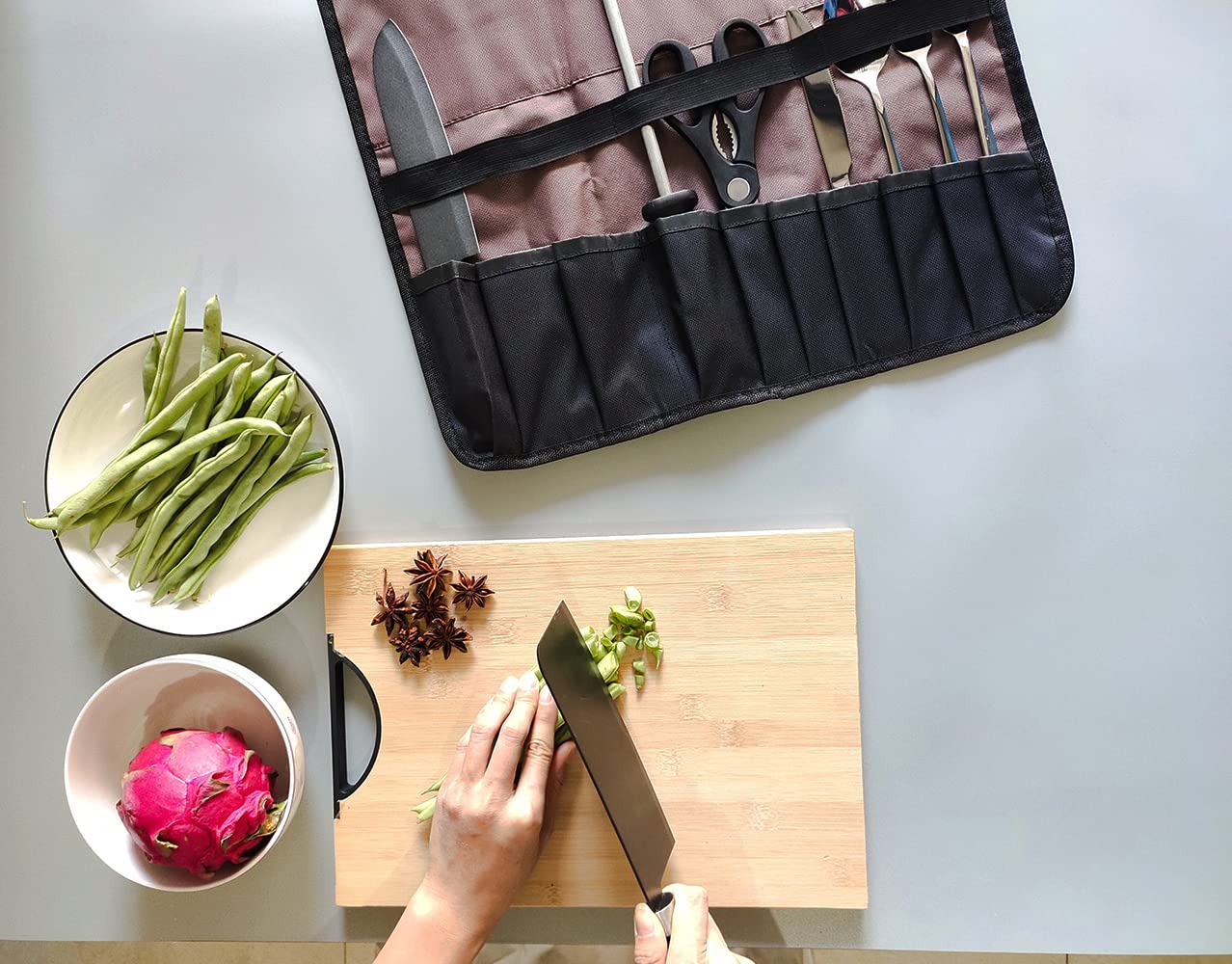 CONVENIENT ACCESSIBILITY CHEF KNIFE CARRYING CASE :10 knife sleeves hold 10 kitchen knives and accessories,such as paring, carving, ceramic, scissors, and other chef utensils or tools.