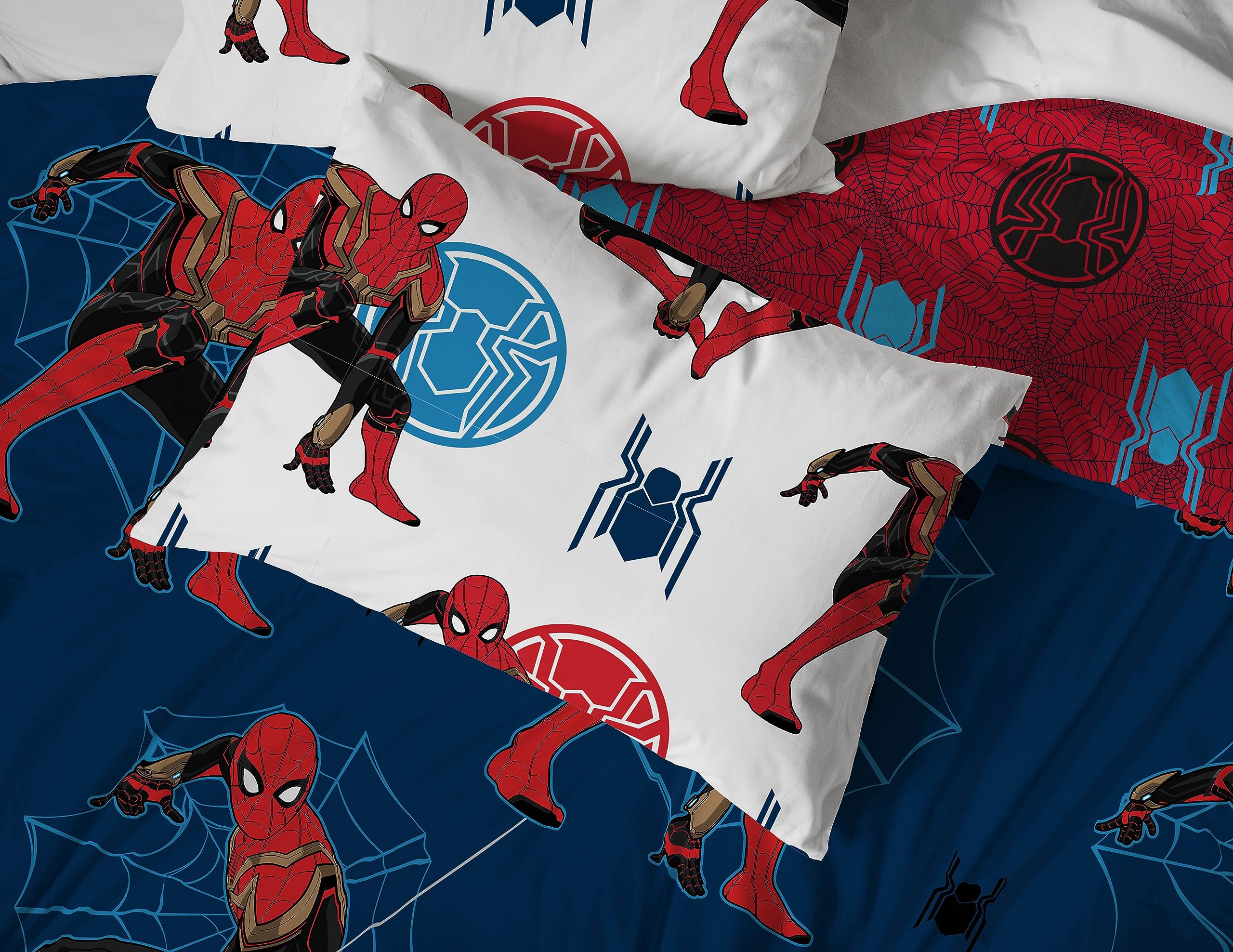 Jay Franco Marvel Spiderman Full Comforter Set - 5 Piece Bedding Includes Sheet Set & Pillow Covers - Super Soft Friendly Neighbor Microfiber Bed Set