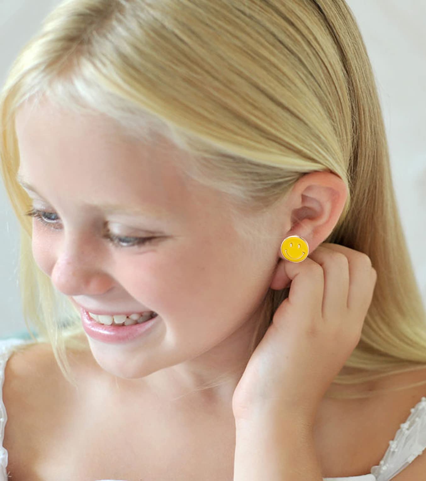 Cute Smile Face Small Stud Earrings Fun Round Happy Face Stud Earrings Trendy Summer Jewelry Gift for Women Girls