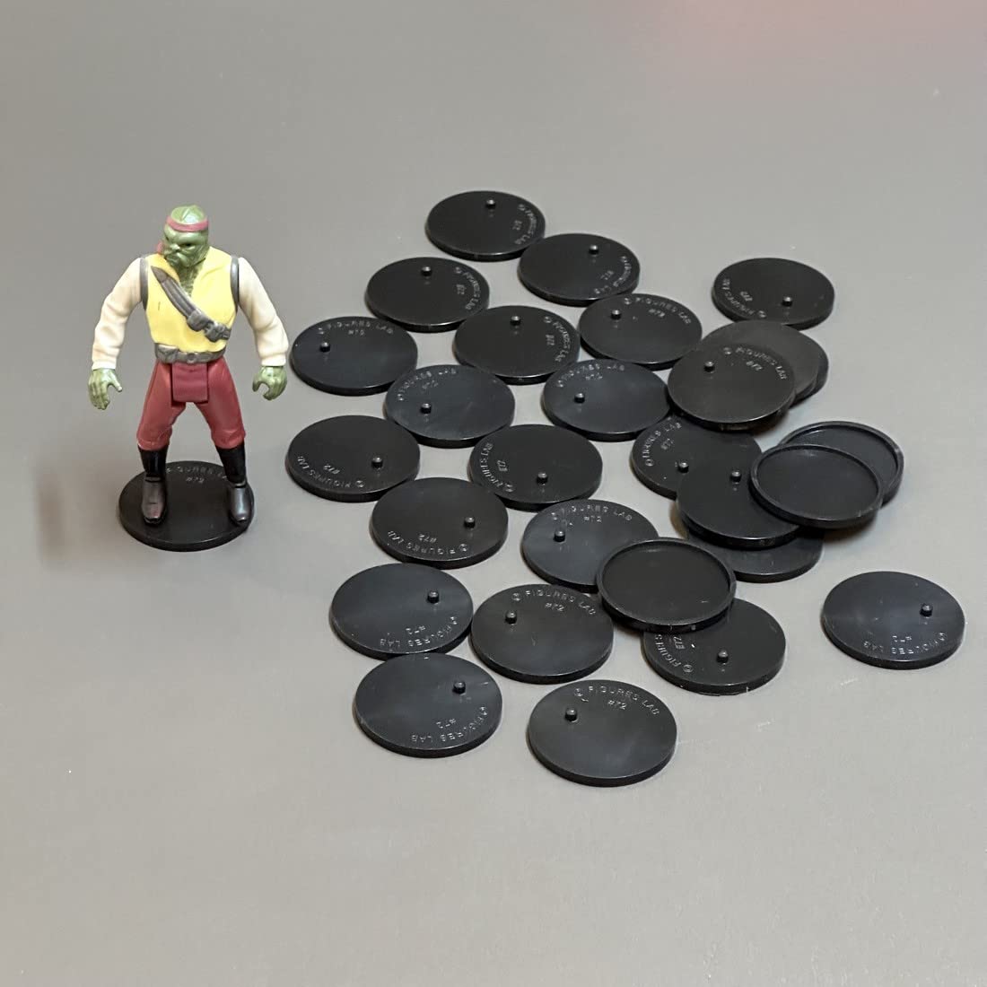 FIGURESLAB 60Pcs 37.5mm wide Round Black Figure Display Stands Fit For 3.75” Vintage Star Wars Movie Action Figures toy