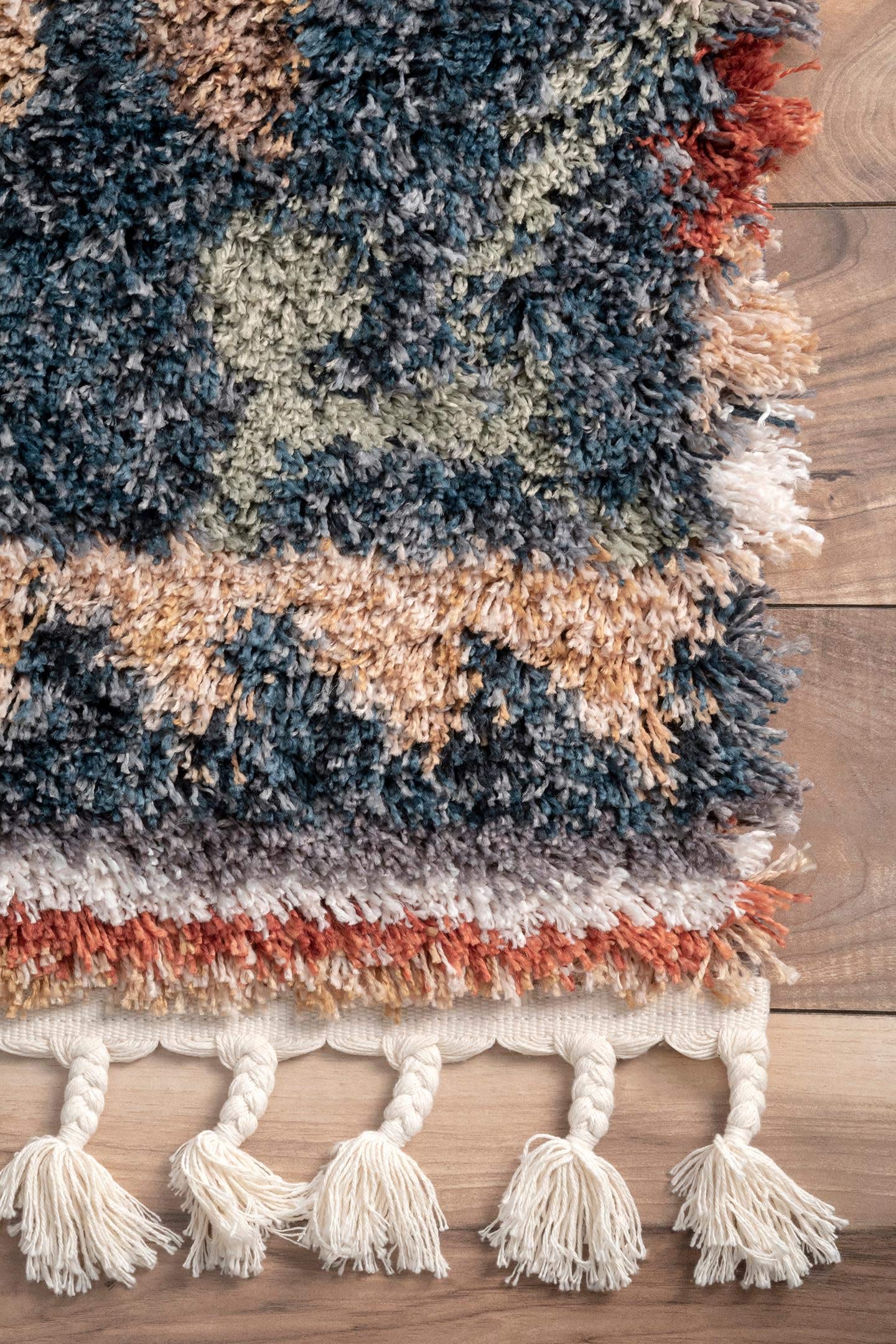 nuLOOM Rosemarie Bohemian Soft Shag Tassel Area Rug, 4' x 6', Blue
